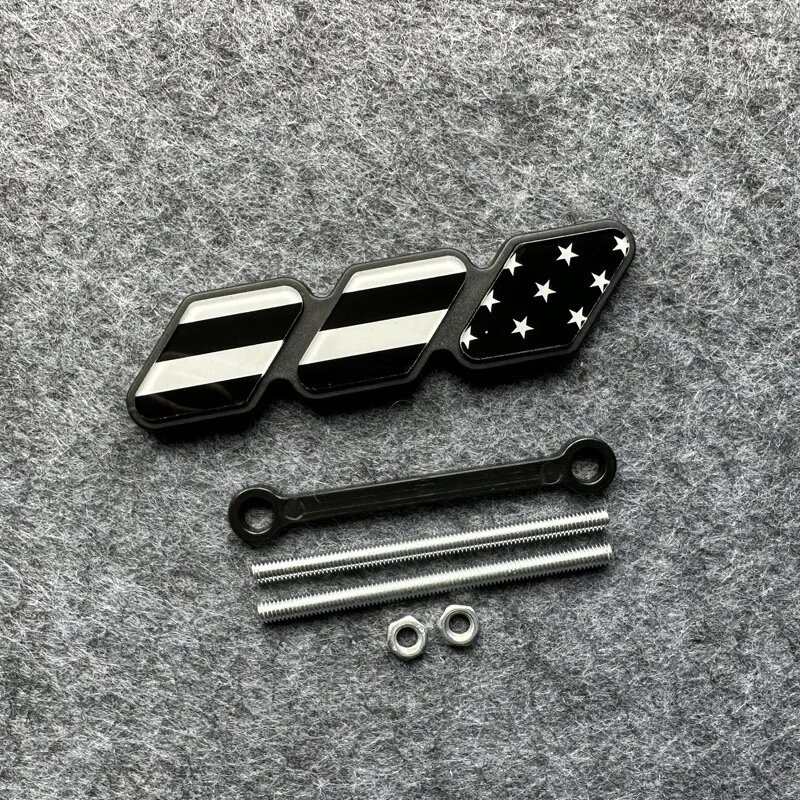 Значок на решетку Tacoma Tundra Gray flag