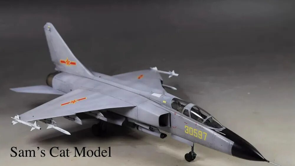 Современный китайский истребитель-бомбардировщик JH-7A Фэйбао, масштаб 1:72