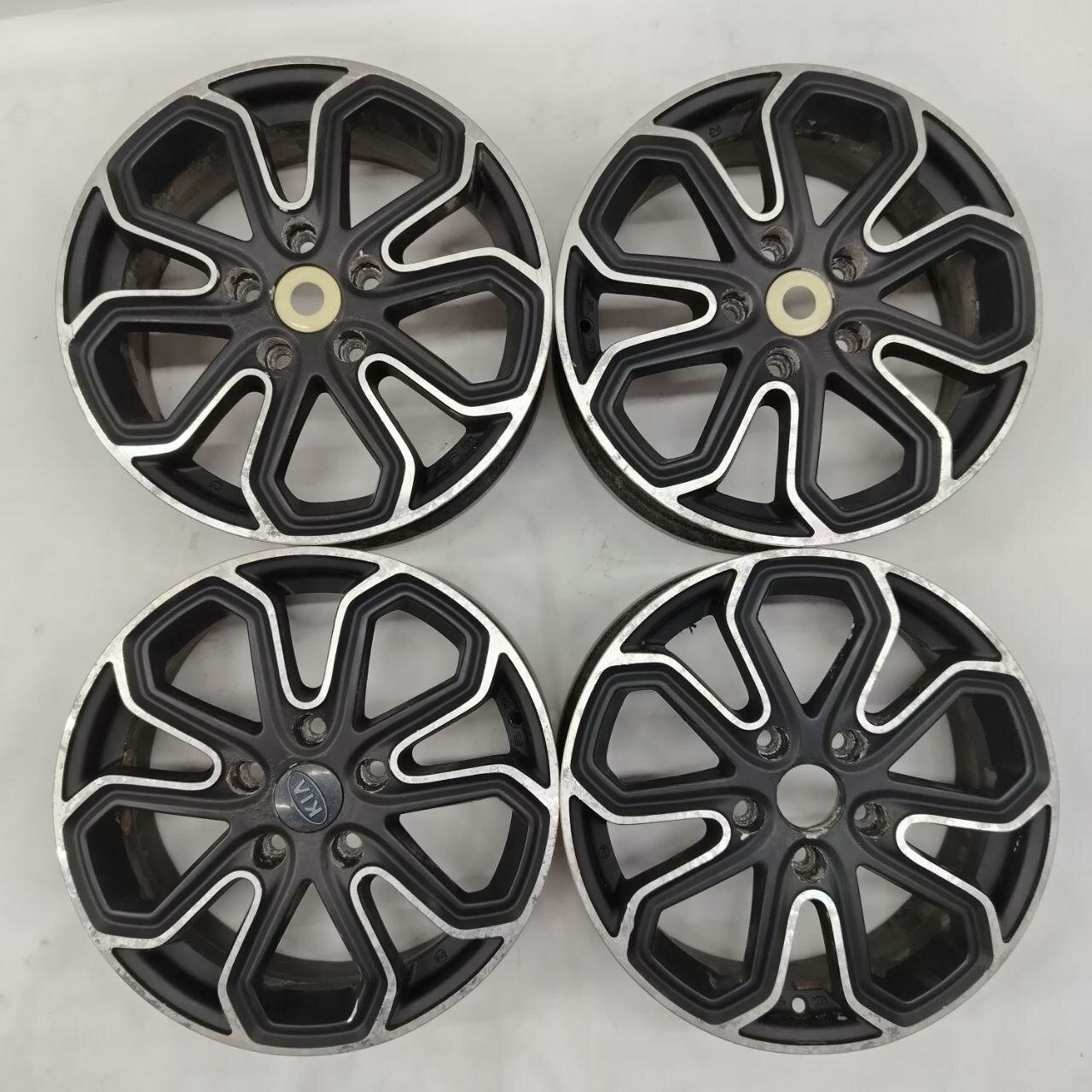 Комплект (4 шт) колесных дисков Replica 16x6 PCD 5x114.3 D67.1 ET48 (Реплика)