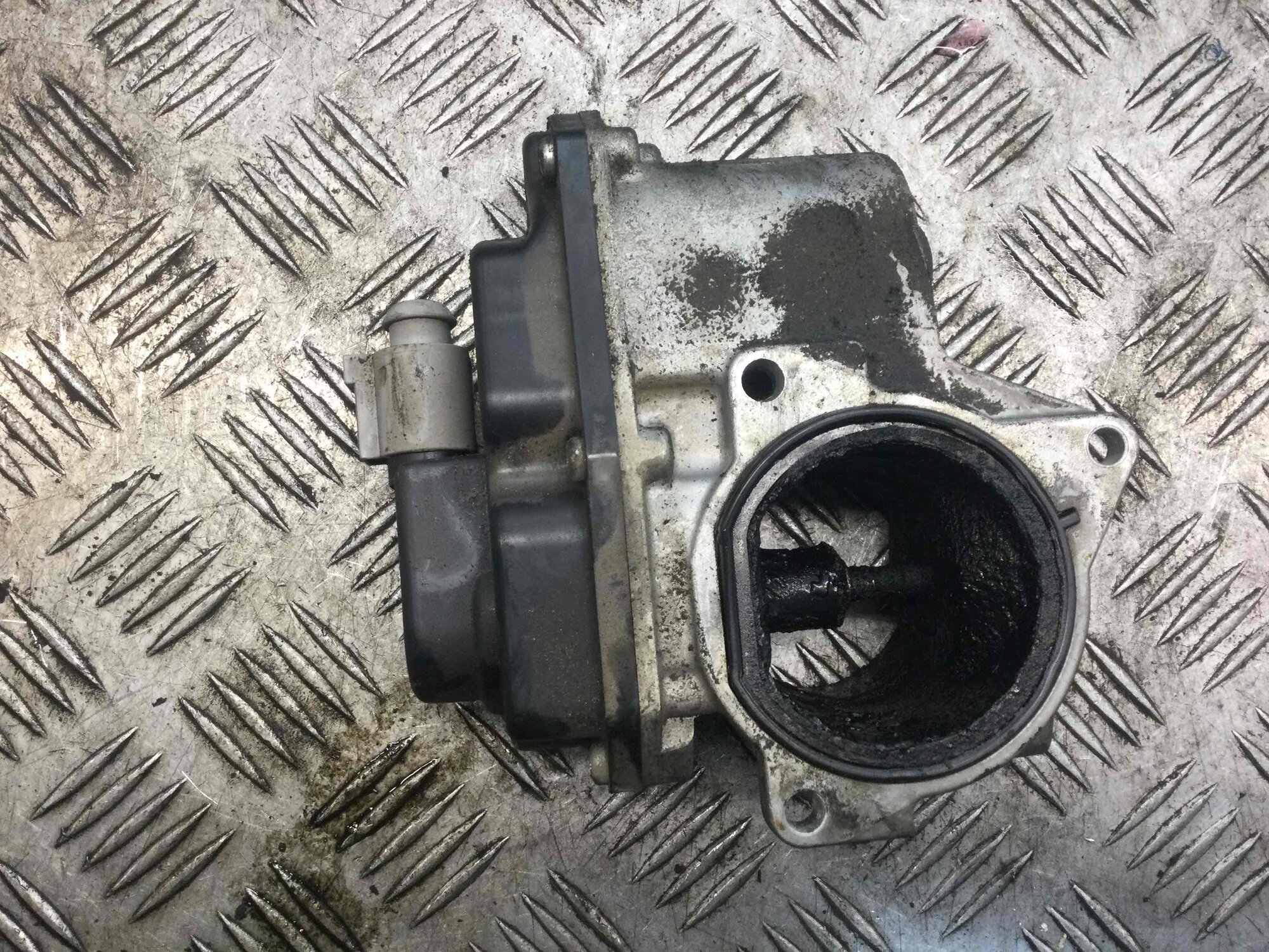 Б/У Клапан EGR Volkswagen Golf 6 поколение (2008-2015) 2009 г.