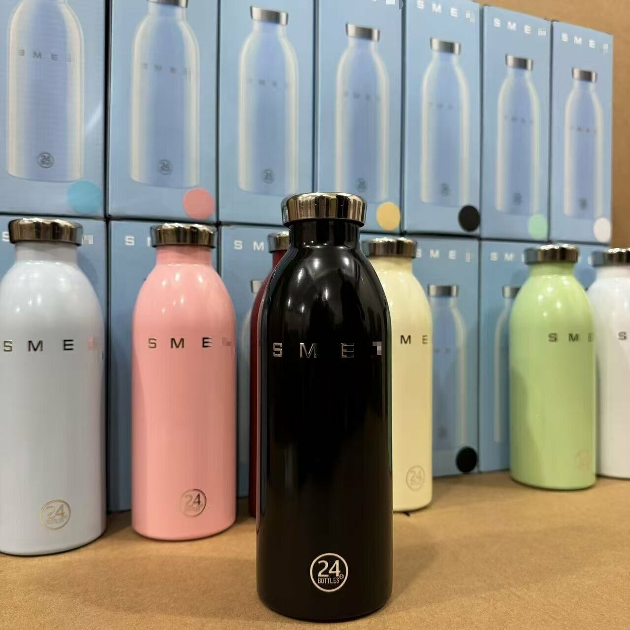 Дорожный термос из нержавеющей стали с совместным брендингом SMEG24bottles.