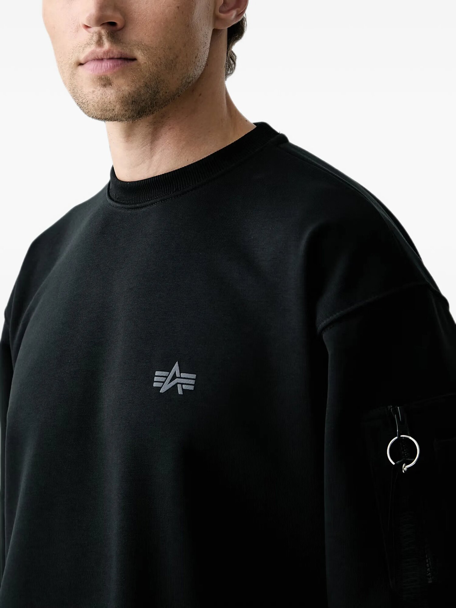 Свитер ALPHA INDUSTRIES Logo-embroidered zip-pocket sweater, размер 52 — фото 1