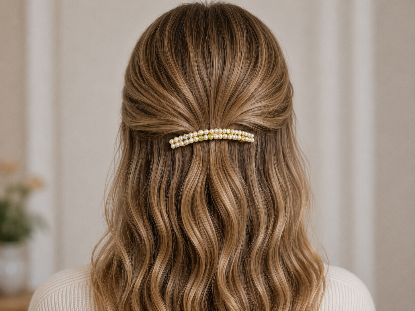 Заколка Magie Accessoires, для волос, ручная работа, жемчужно-белая, с декором Swarovski