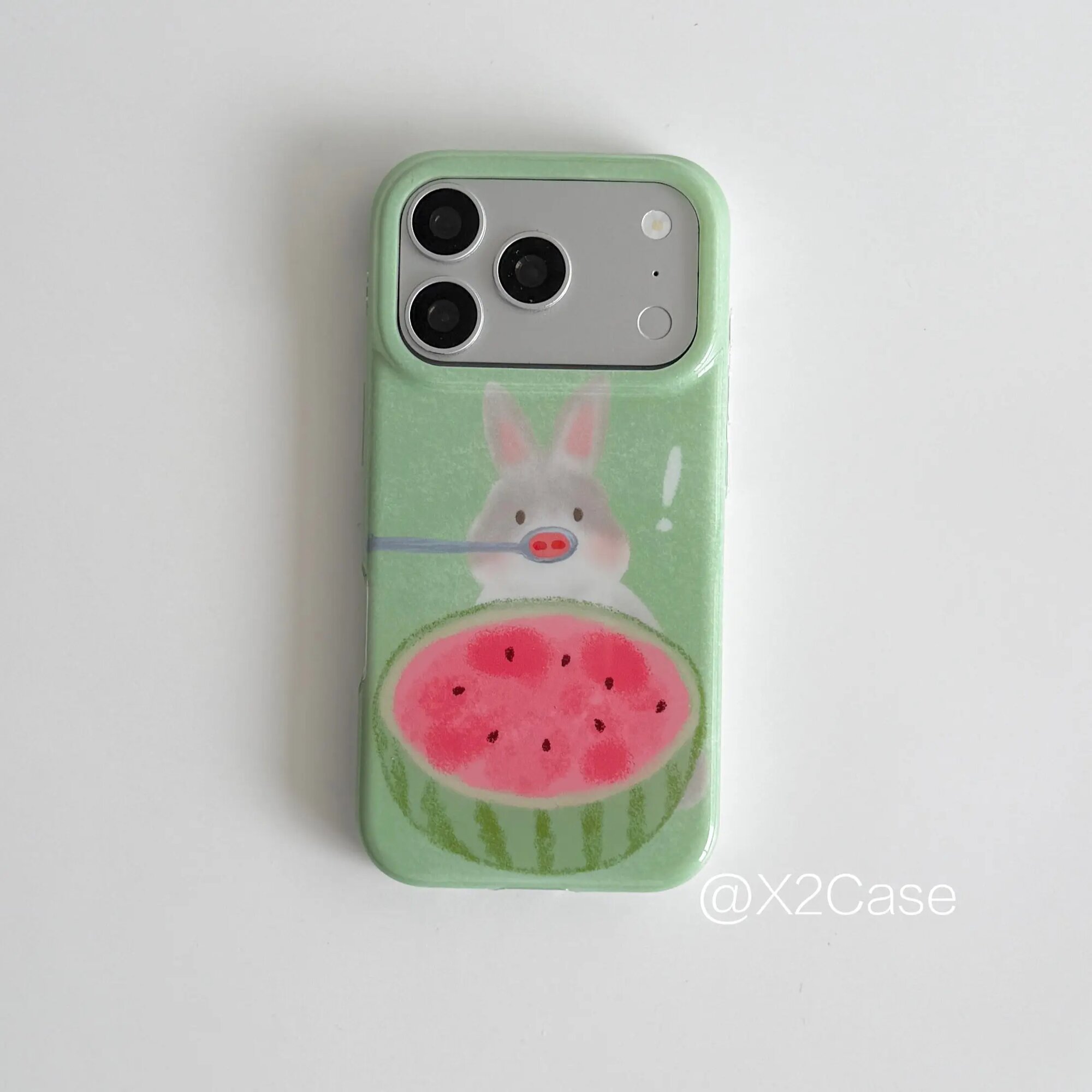 Чехол для iPhone 17 с арбузом и кроликом