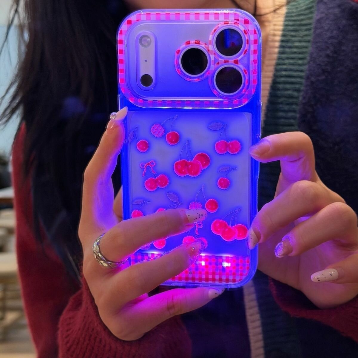 Новинка противоударный чехол для iPhone 17 Pro, красная клетка с принтом вишен, световая подсветка по звуковому сигналу