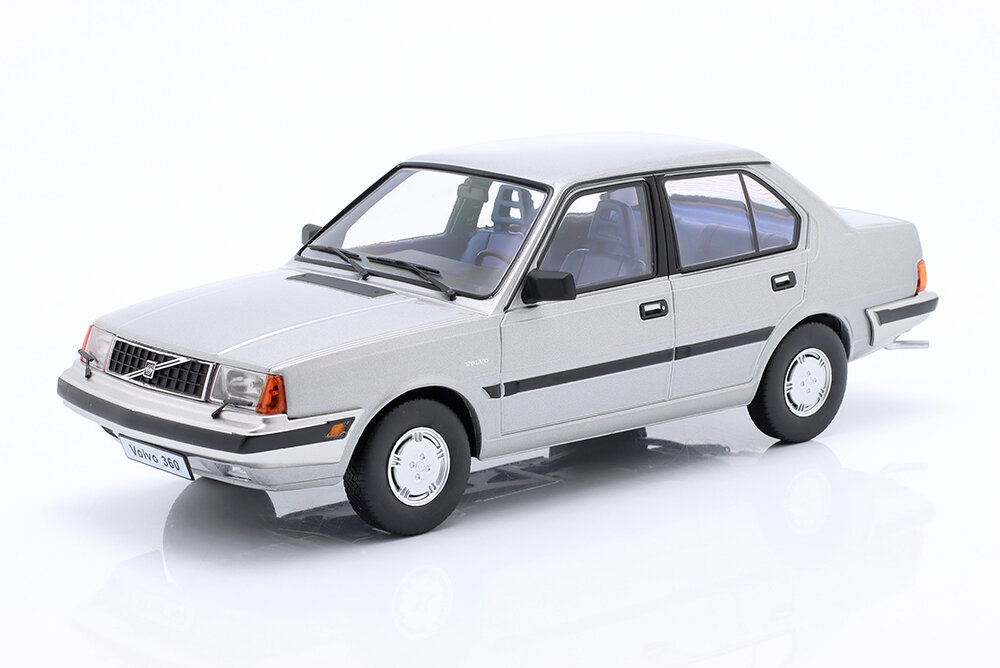 Модель коллекционная TRIPLE 9 Volvo 360 1987 silver-grey metallic
