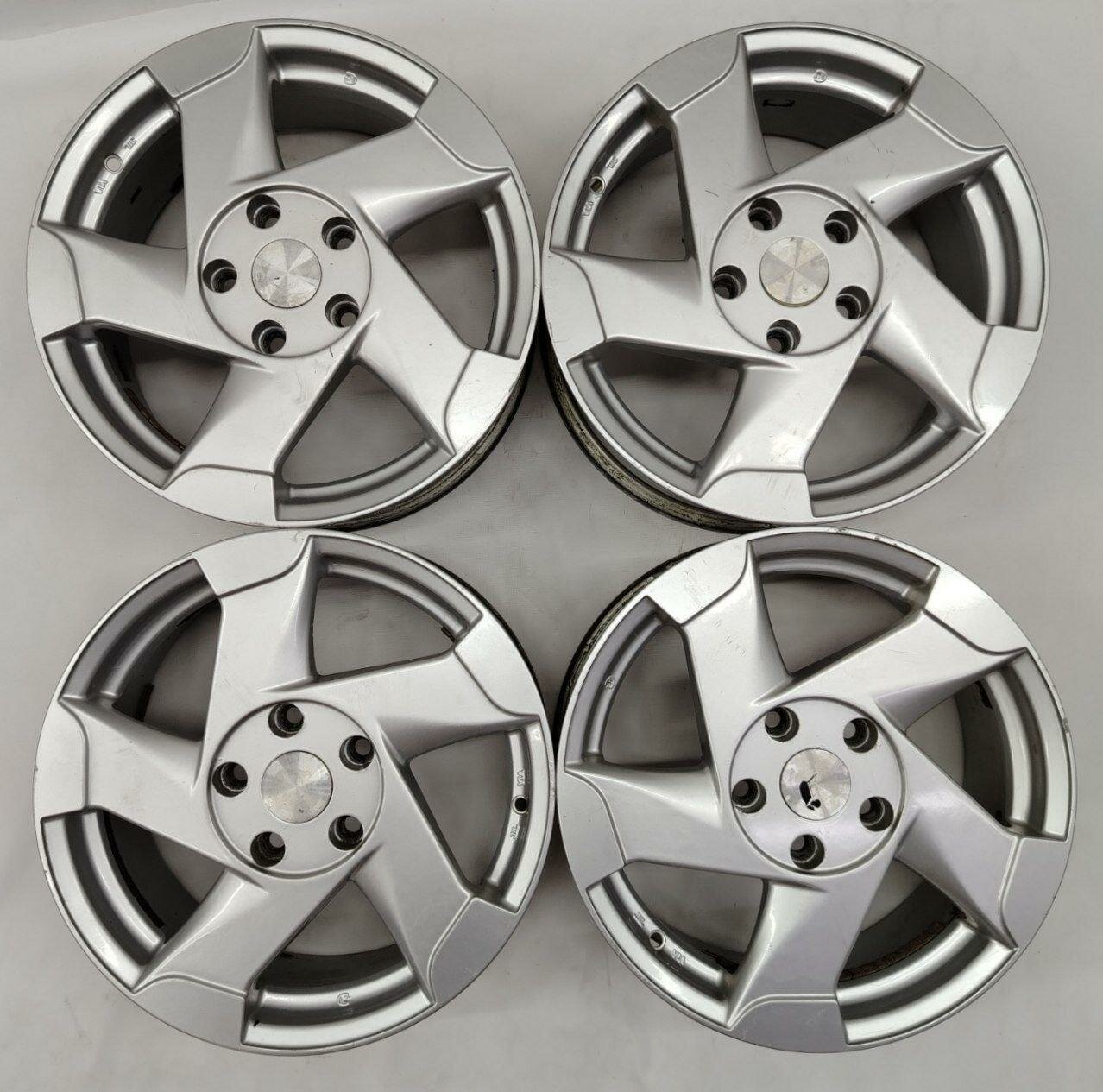 Комплект (4 шт) колесных дисков Replica 16x6.5 PCD 5x114.3 D66.1 ET50 (Реплика)