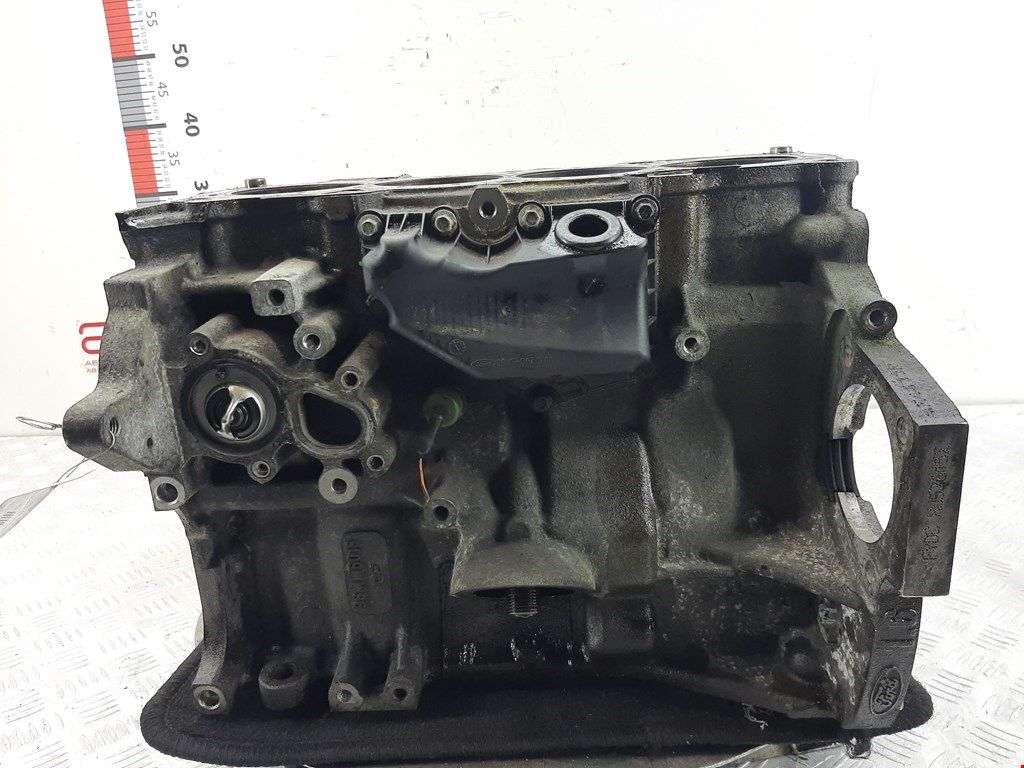 Блок двигателя (блок цилиндров) / 2042451 98MM6015CE 1806615 для Ford Focus 1 (с пробегом)