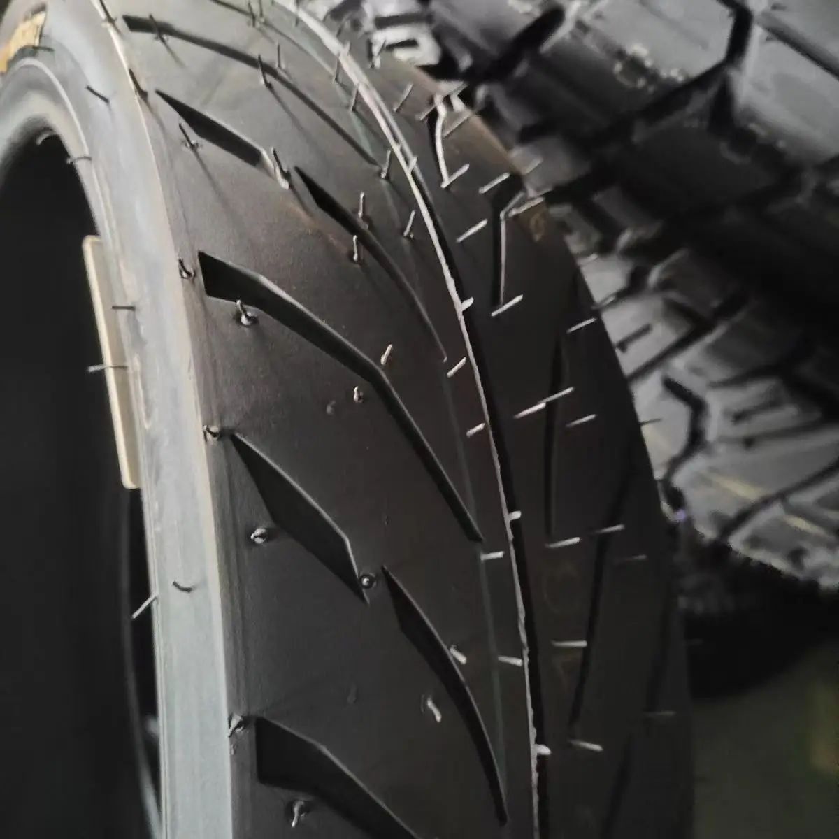 A. Мотошины 110/70 R16*1. Мотошины 110/70 R16
