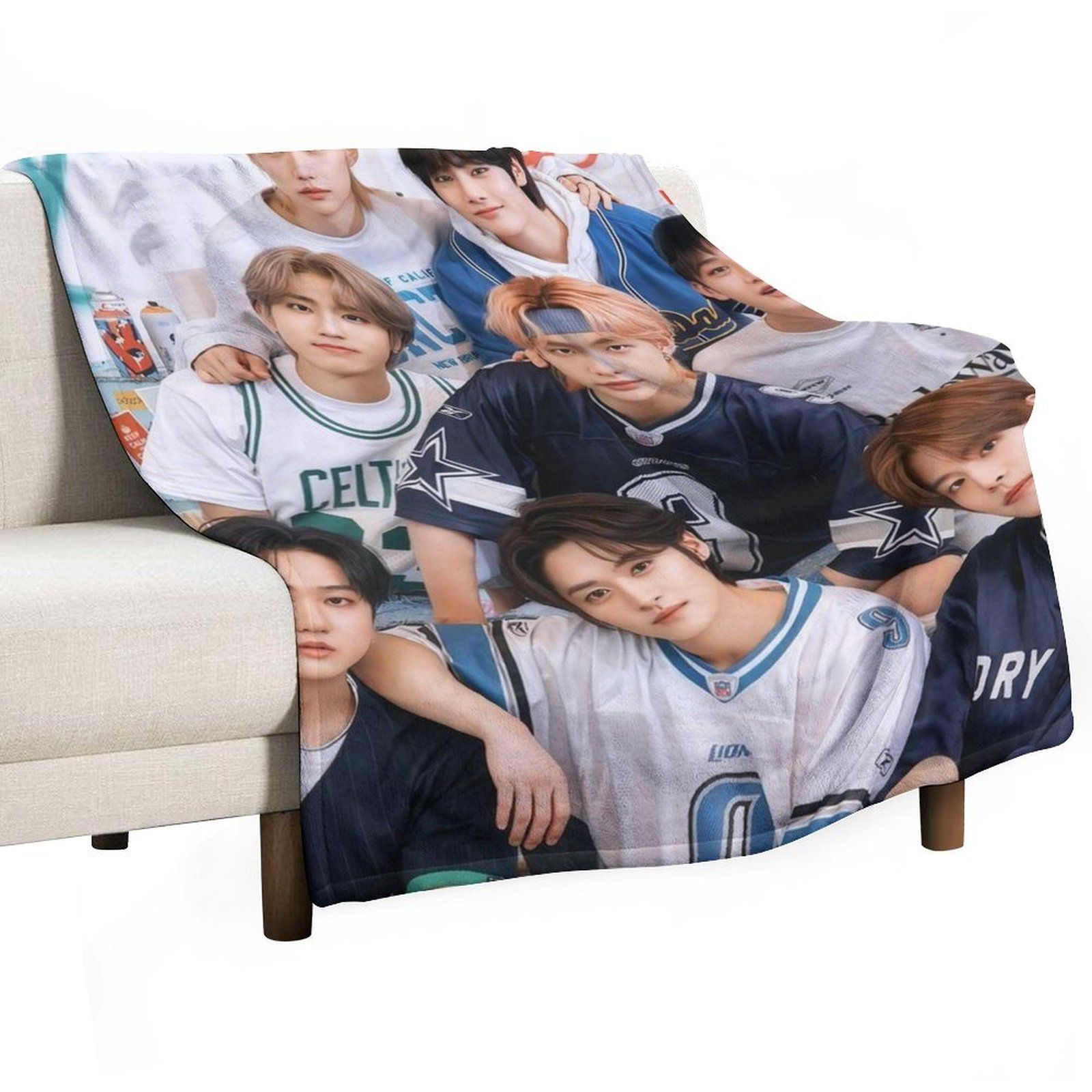 Stray Kids Плед 150x200 см фланель плюшевый мальчик разноцветный