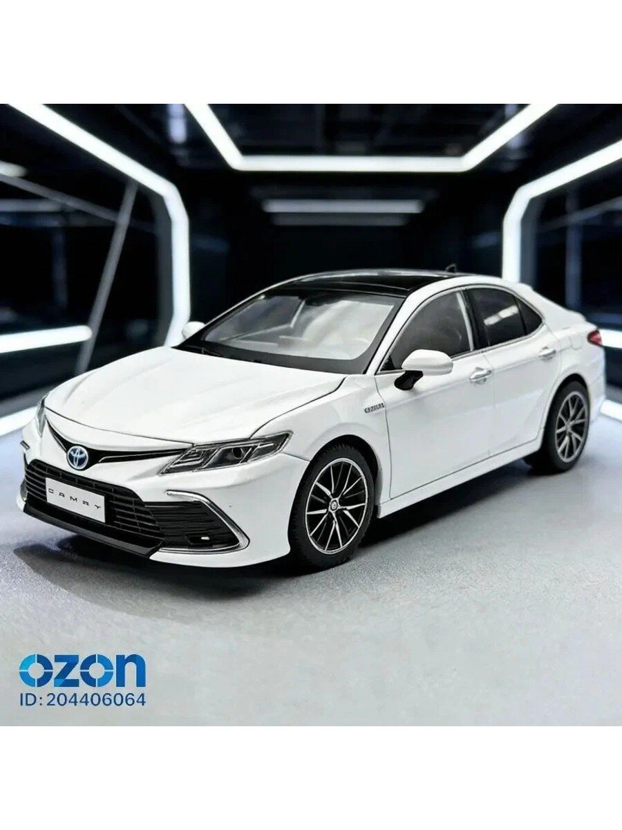 Миниатюрная модель автомобиля из литого металла Тойота Камри 2023 модель автомобиля Игрушки 1:18 Toyota Camry 2023