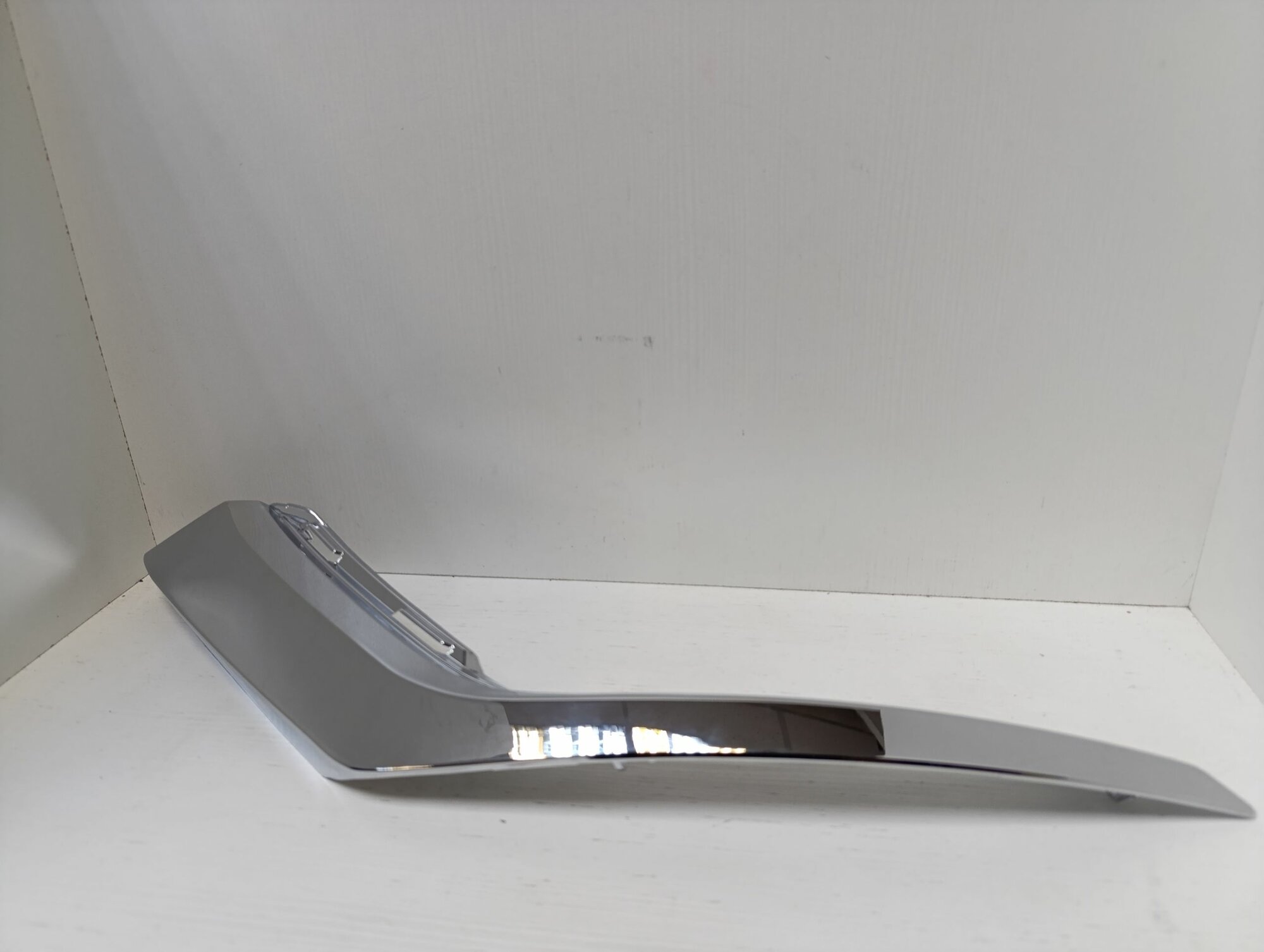 Накладка бампера O.E.M. OEM1489L
