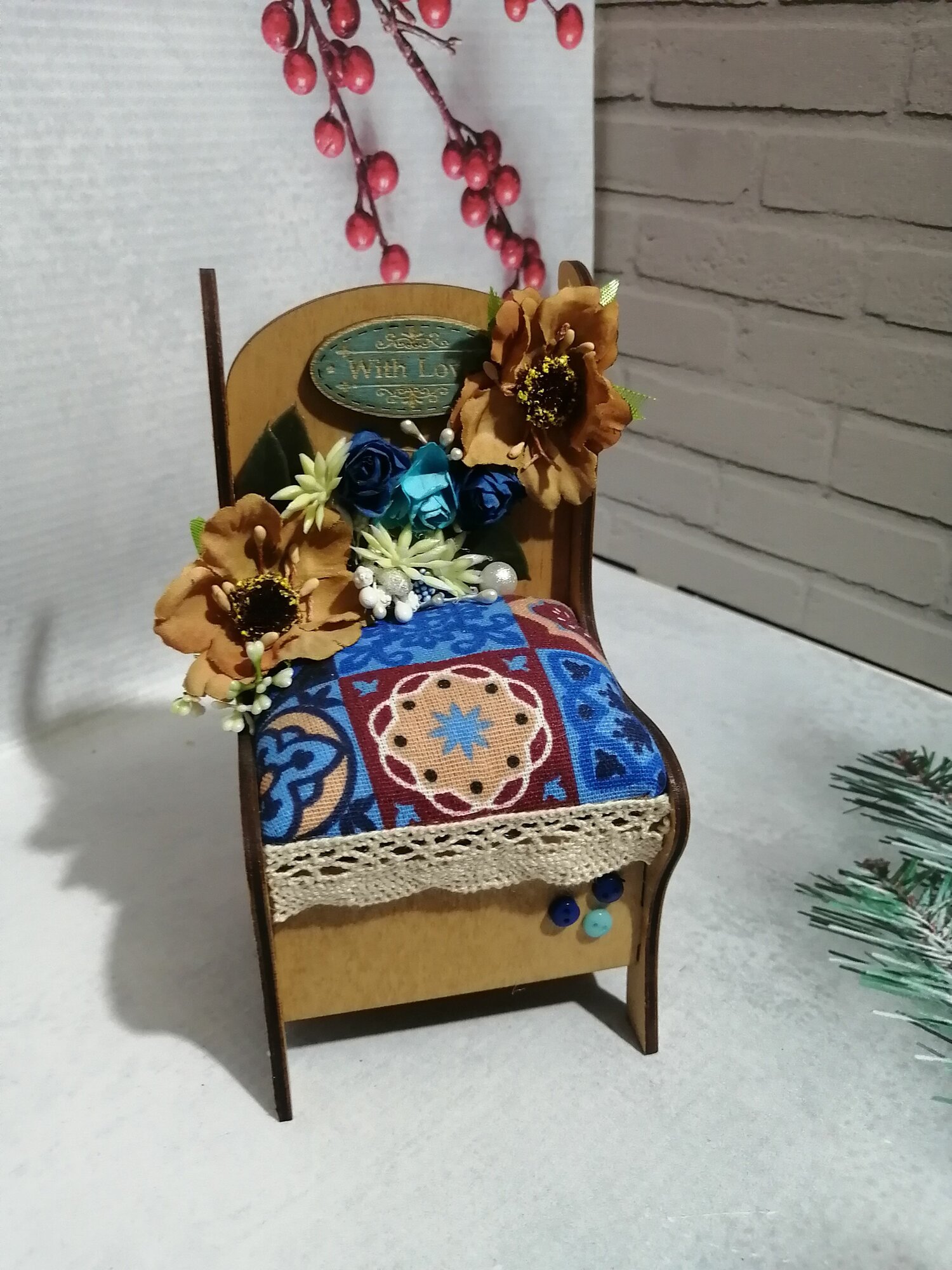 Игольница сувенирная, стул, кресло, деревянная игольница для хобби, рукоделия, подарок маме, девушке, женщине на 8 марта