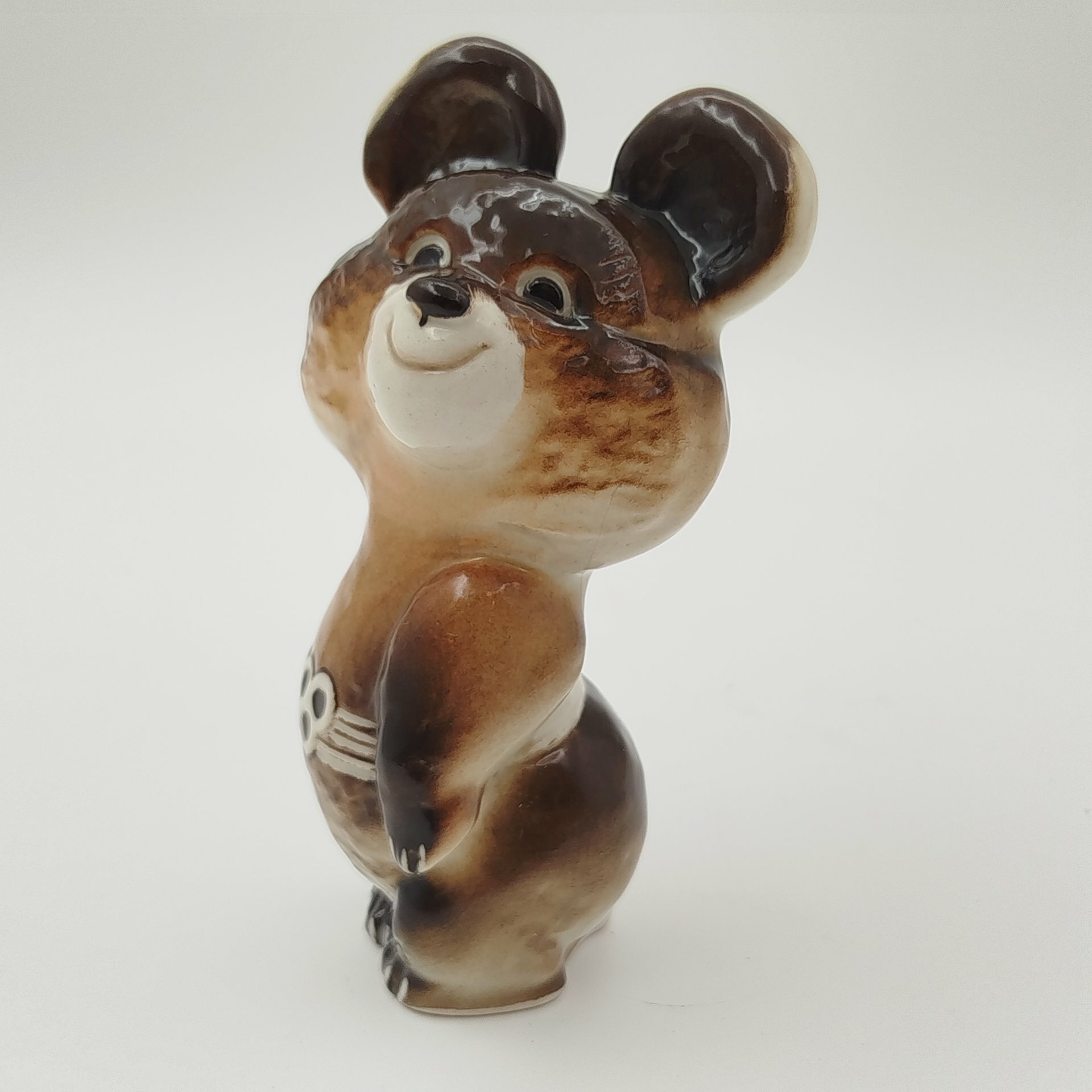 Статуэтка "Олимпийский мишка", скульптор П. П. Веселов, фарфор, роспись