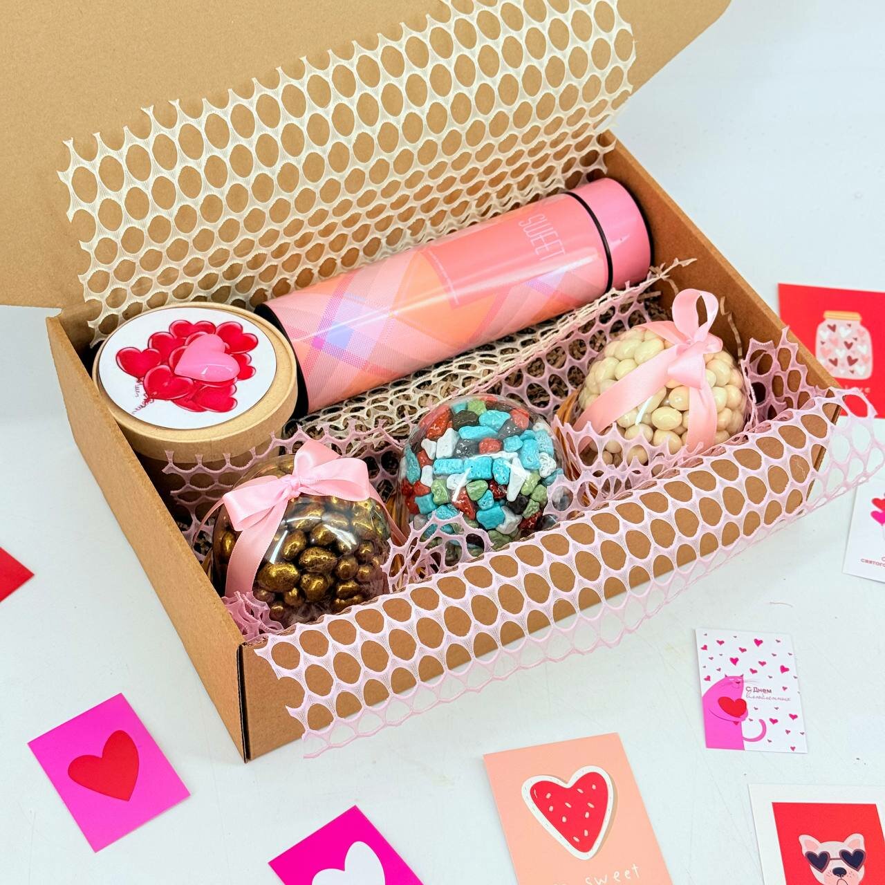 Подарочный набор сладостей орехов с термосом. Подарок маме, коллеге