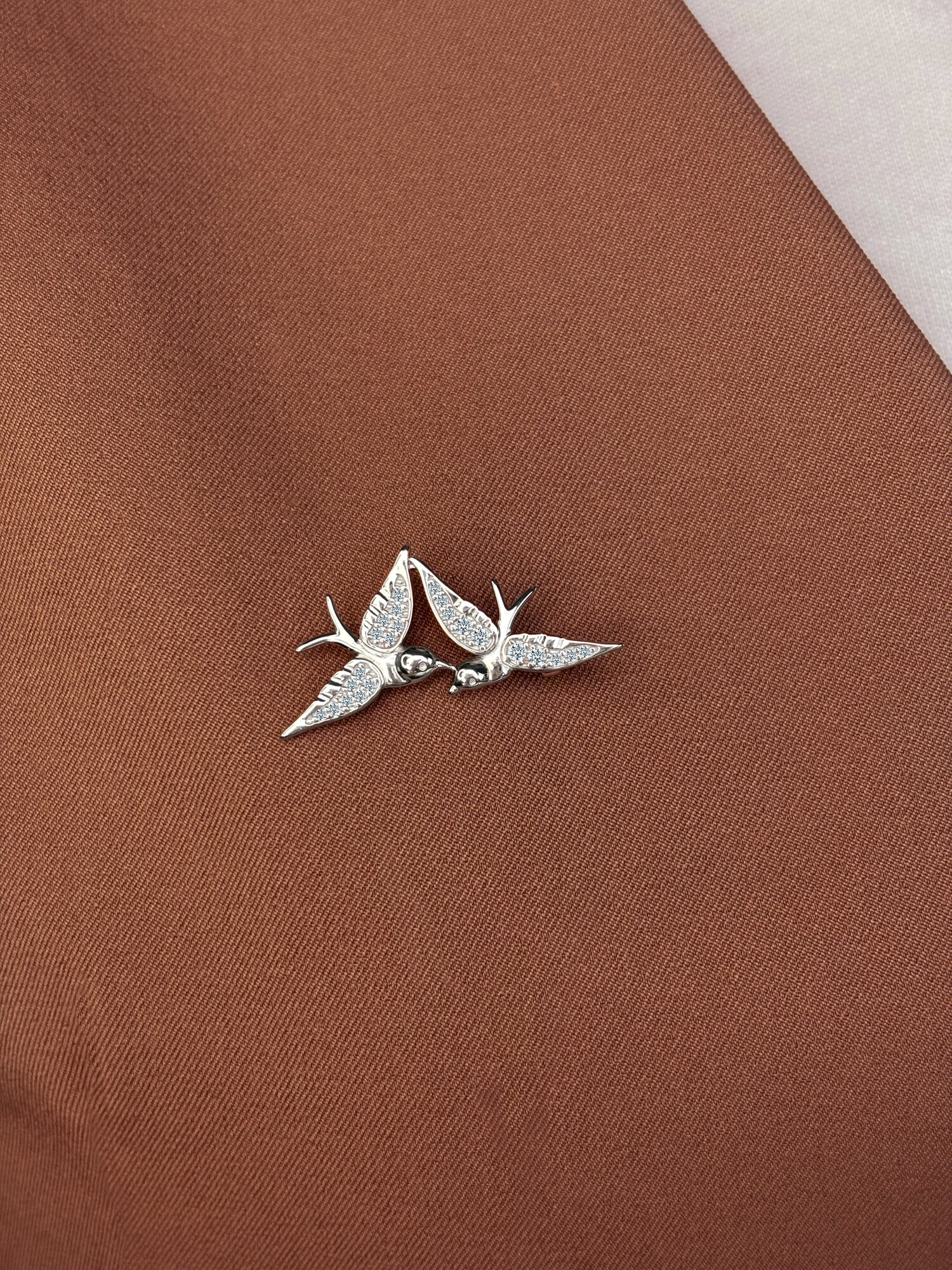 Брошь, серебро, 925 проба, родирование, фианит