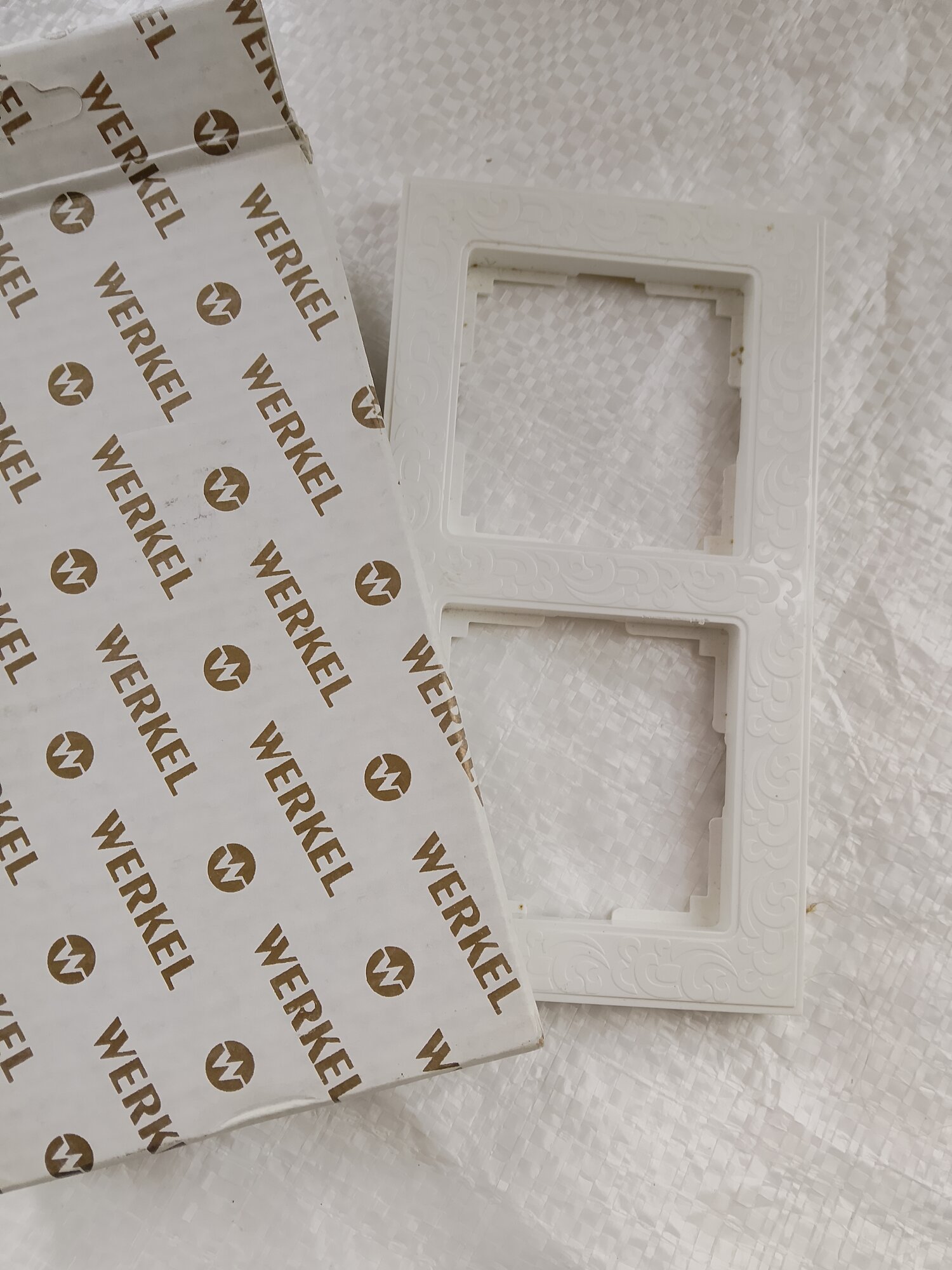 Рамка на 2 поста WERKEL цвет белый (узор).