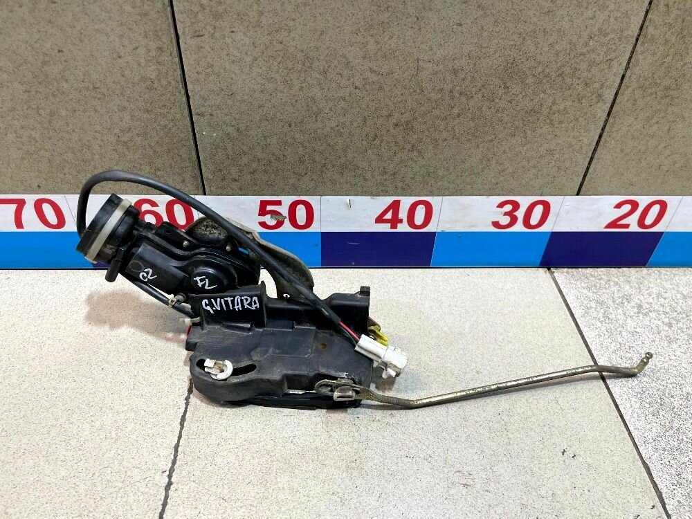 Замок двери передней левой Suzuki Grand Vitara