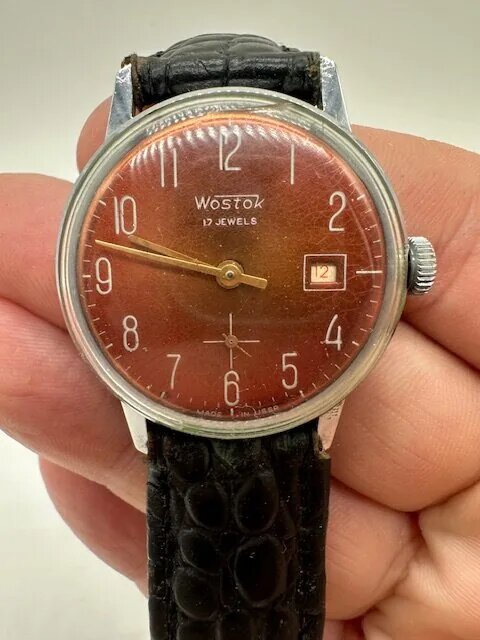 Часы Наручные Восток 17 камней механика ссср 1960 годы изящные и стильные