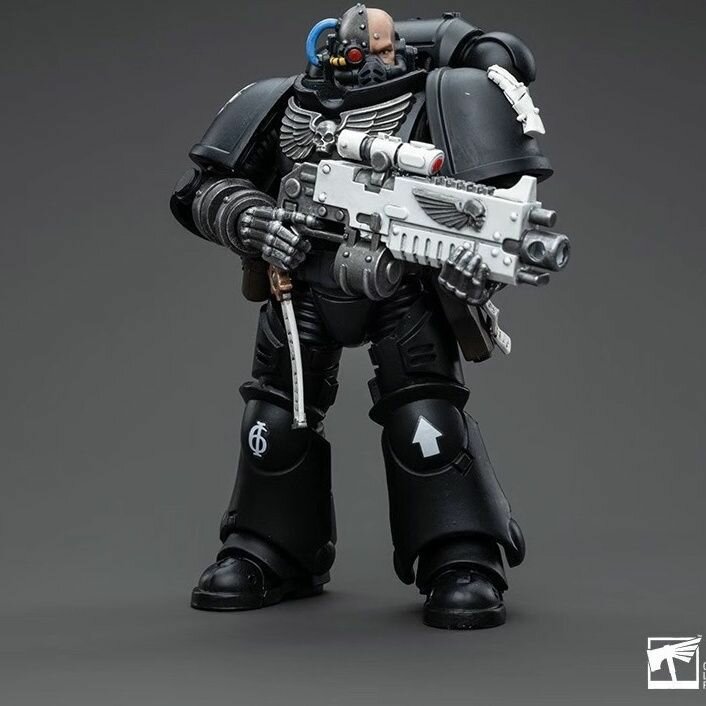 Dark Source Warhammer Iron Hand Arbiter Четыре группы подвижных моделей солдат для игры Креативные украшения для подарков на день рождения и праздники