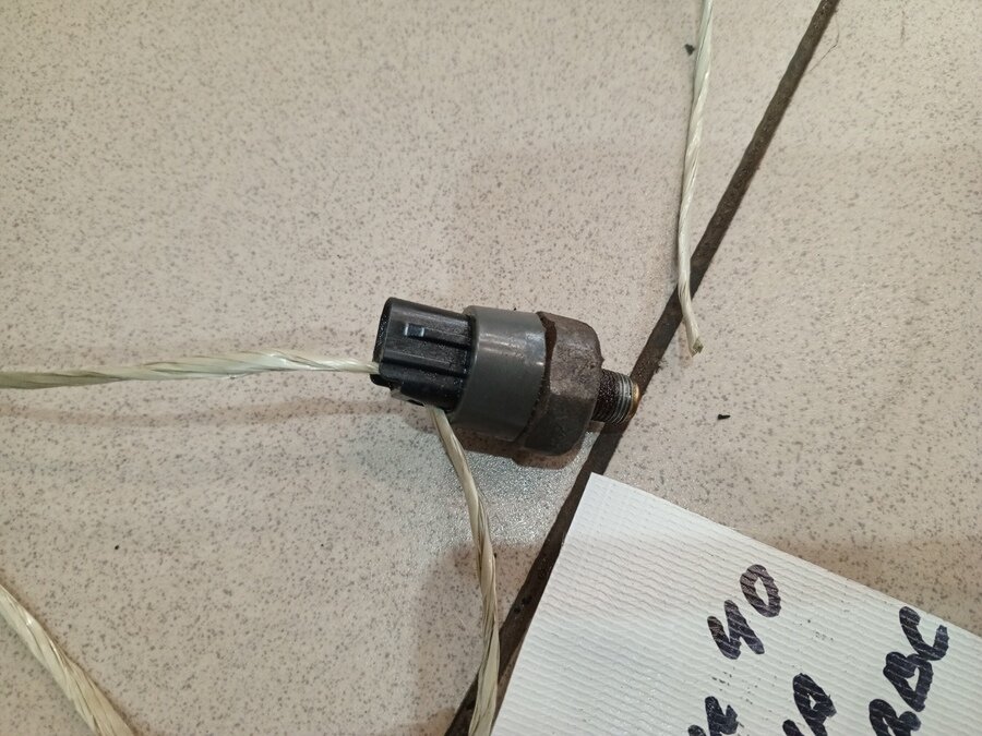 Датчик давления масла ДВС от Toyota Camry XV40 2006-2011