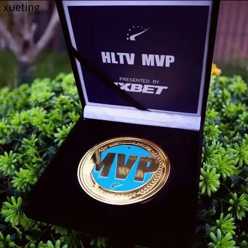 Наградная плакетка HLTV MVP CS: GO 2 Major для молодого человека золотого цвета из металла