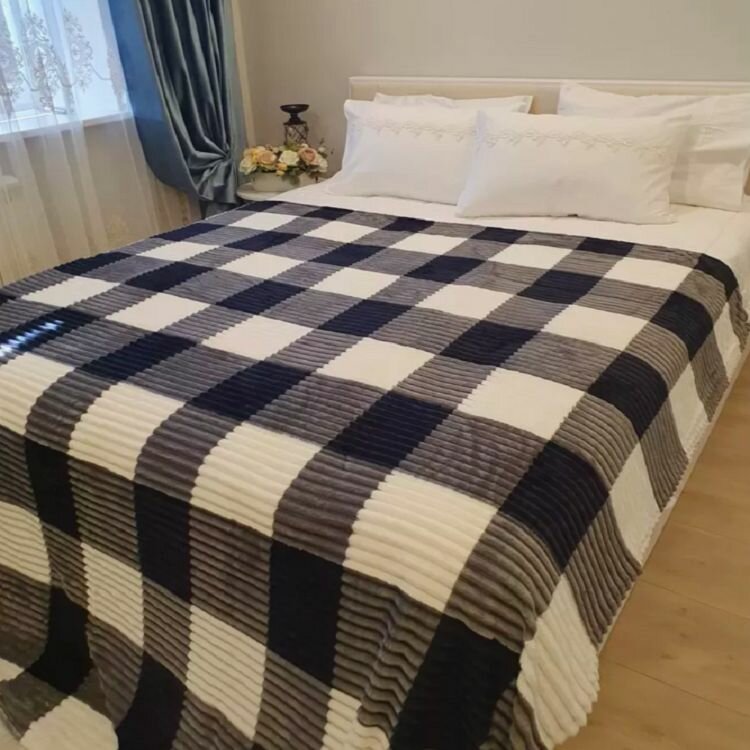 Плед плюшевый в клетку евро размер 200х220 см, покрывало на кровать