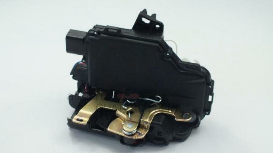 QUATTRO FRENI QF10J00020 замок двери пер. л!\ VW Bora/Passat/Golf/Lupo 1.0-2.8 96>