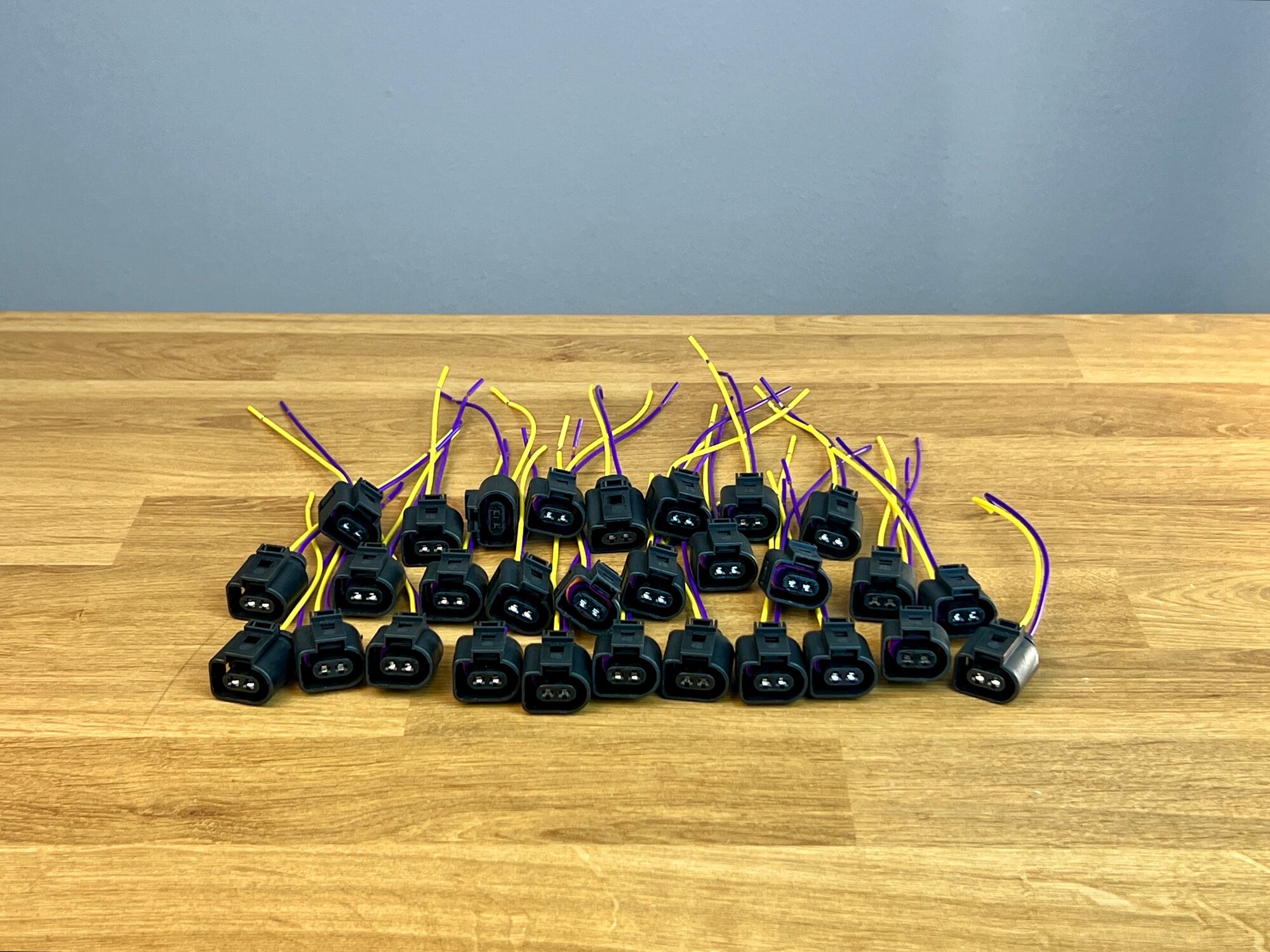 Разъем штекер фишка для Volkswagen Audi Skoda ДХО ПТФ и прочего мама