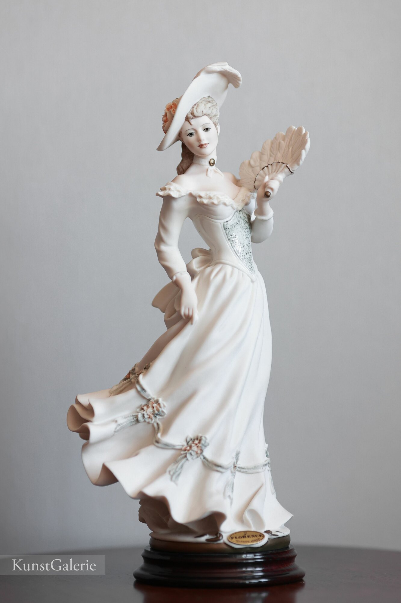 Статуэтка Giuseppe Armani "Ванесса с веером" - Florence Capodimonte - Vanessa 0347F - Джузеппе Армани Каподимонте