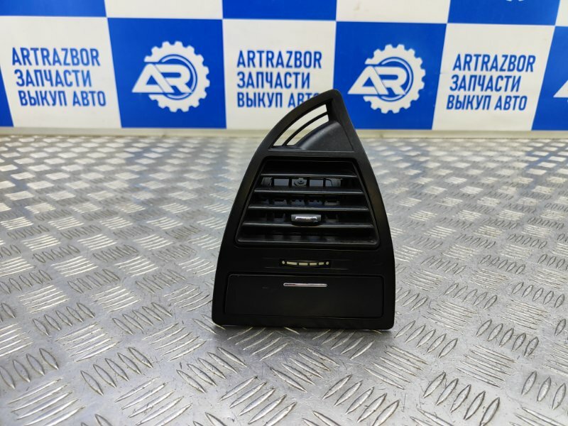 Б/У Дефлектор воздушный правый Citroen C4 LA / Ситроен C4 LA 1.6 TU5JP4 109 Л.С 2006