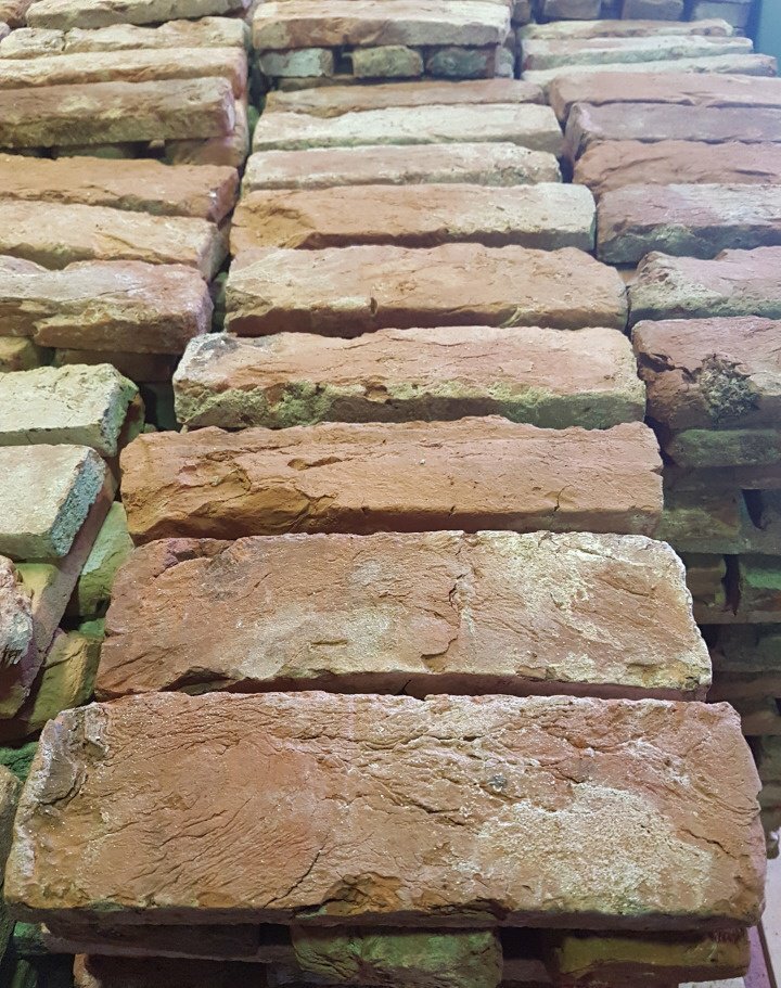 Декоративная плитка из кирпича ручной формовки