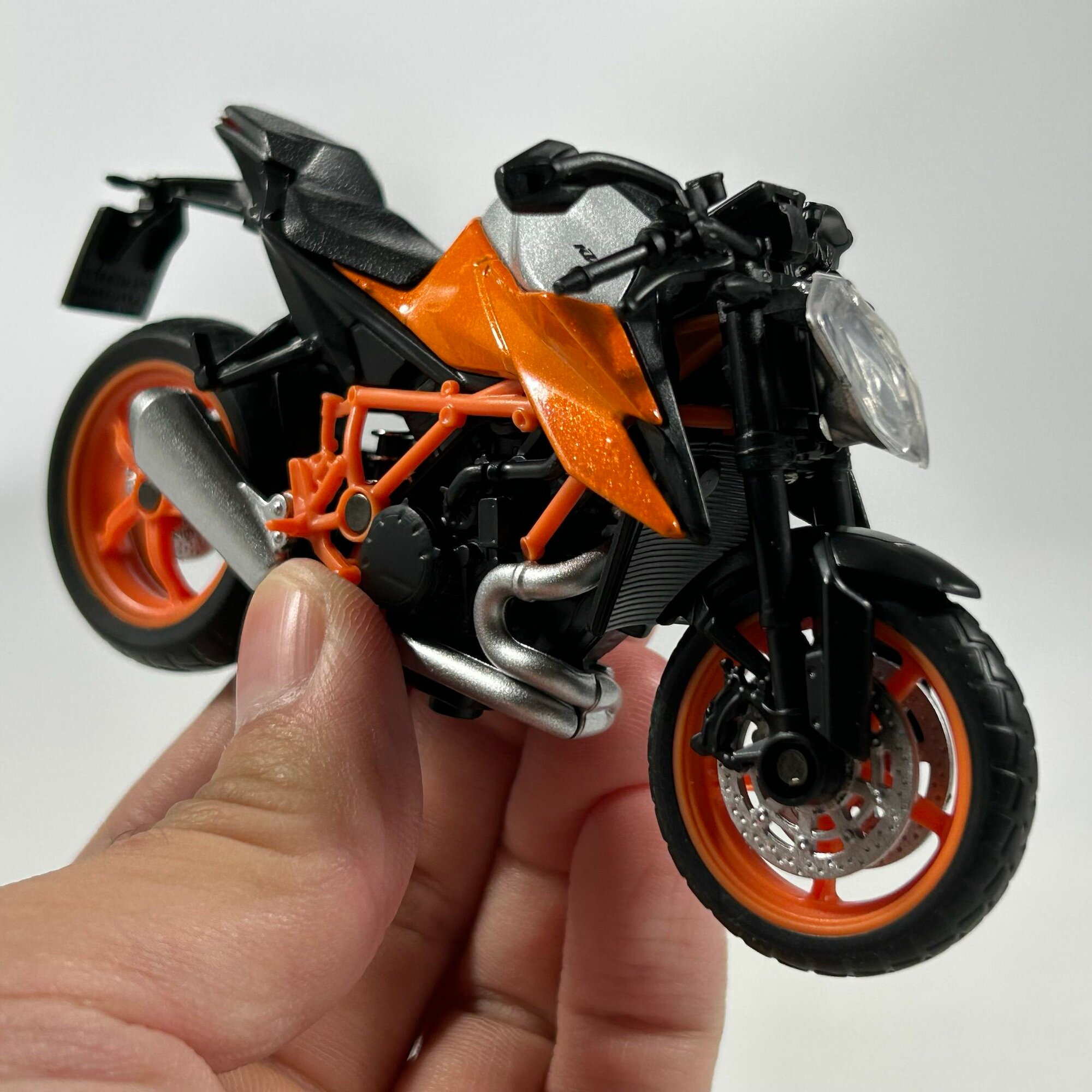 Модель сплава,1:18 KTM 1290 Super Duke R, детская игрушечная машина, Собирайте украшения