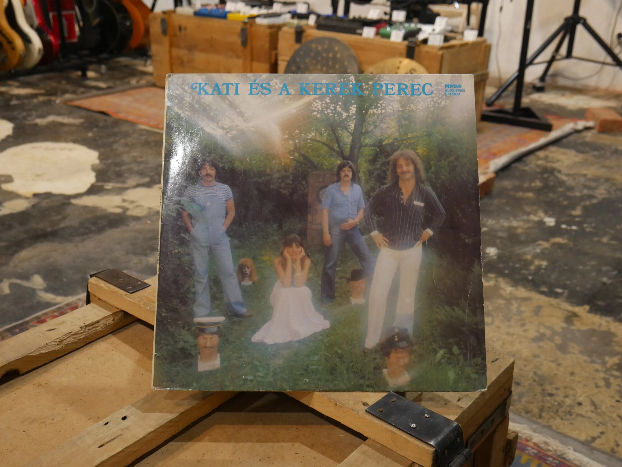 Kati Es A Kerek Perec – Kati Es A Kerek Perec