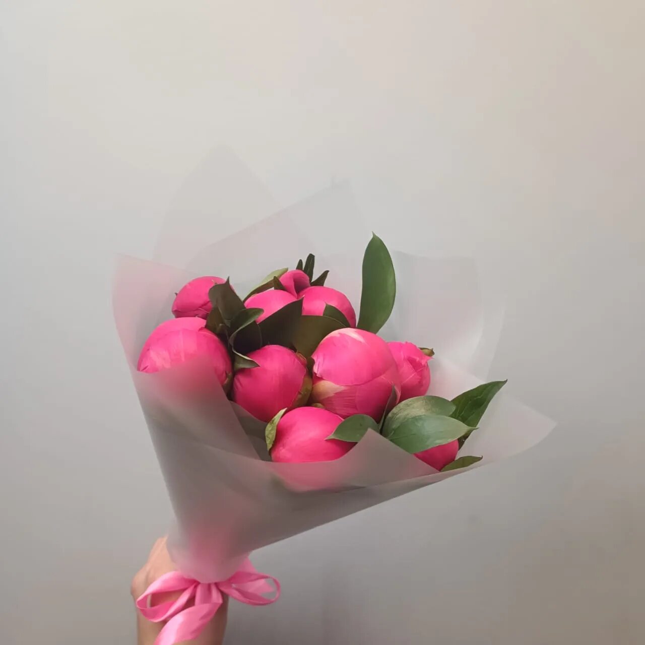 Букет пионов, монобукет, круглый, высота 50см, упаковка, доставка