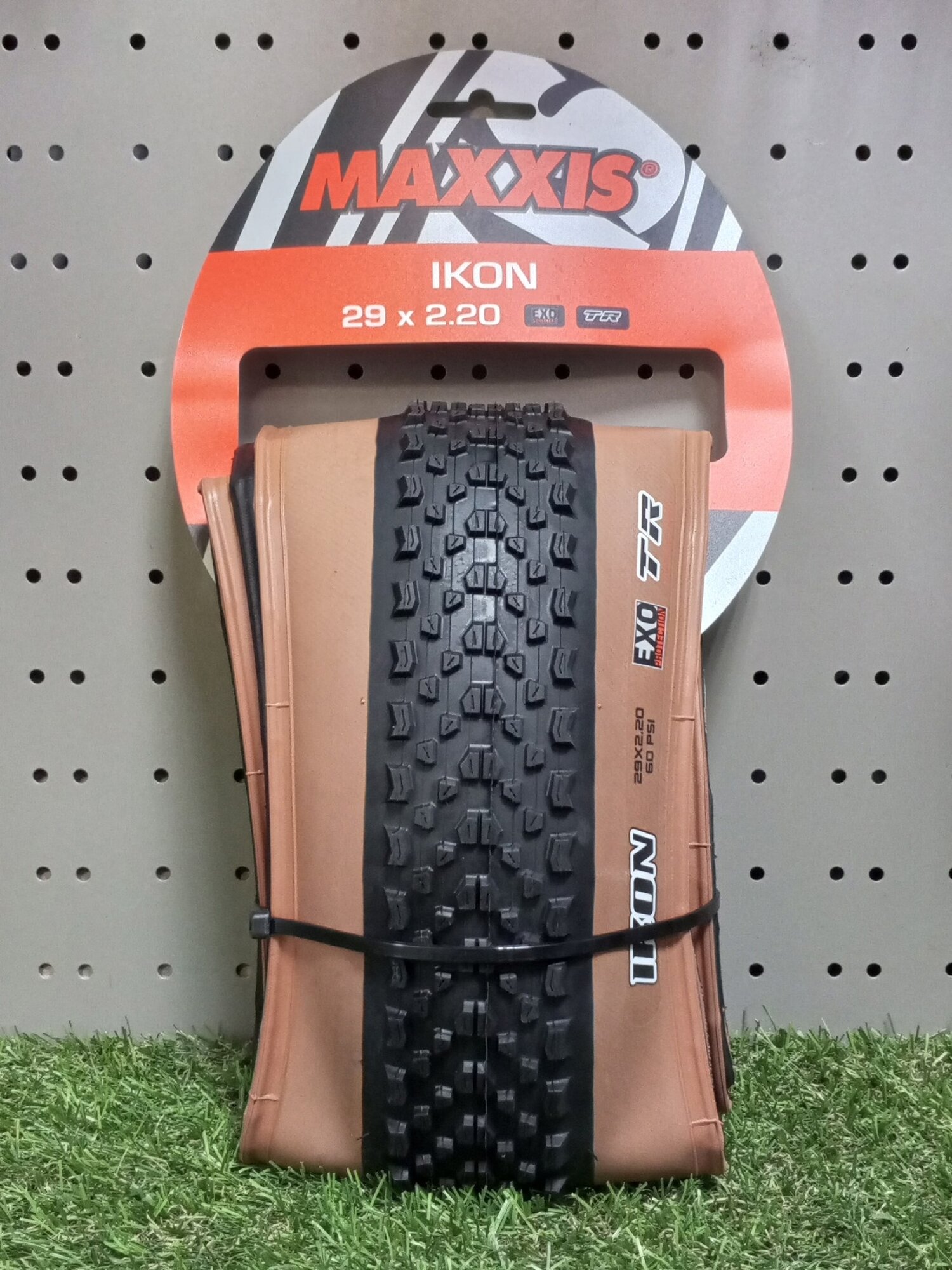 Покрышка Maxxis Ikon, 29x2.2", EXO/TR, Dark Tan Wall, кевларовый корд (ETB00332900)