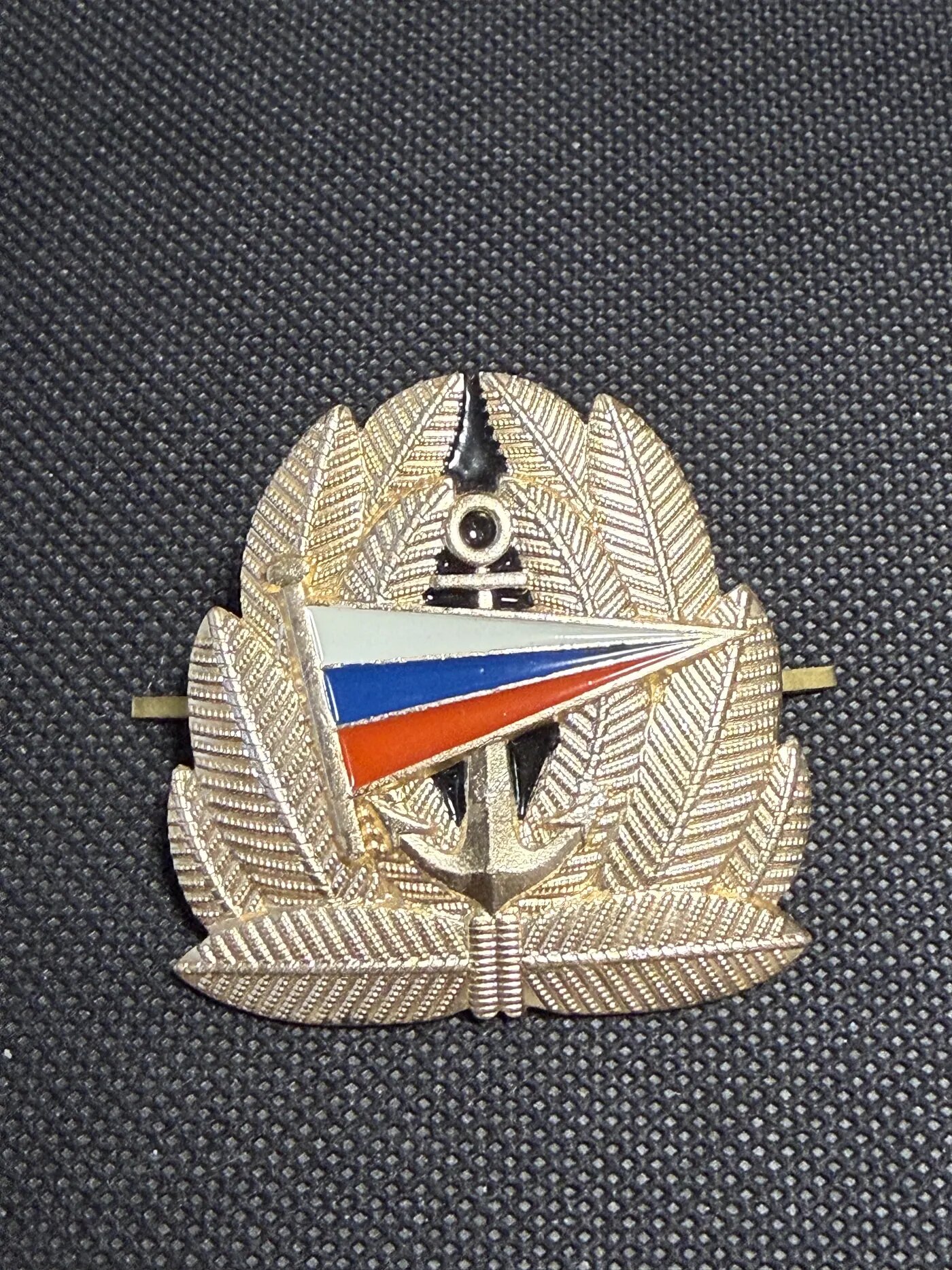 Значок «с флагом и якорем морского флота России»