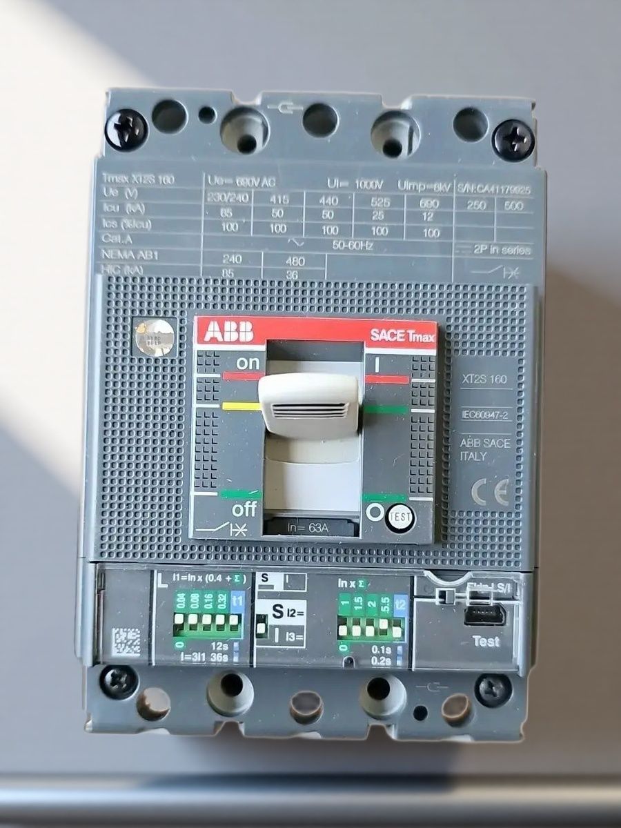 ABB 1SDA067802R1 Выключатель автоматический XT2S 160 Ekip LS/I In63A 3p F F