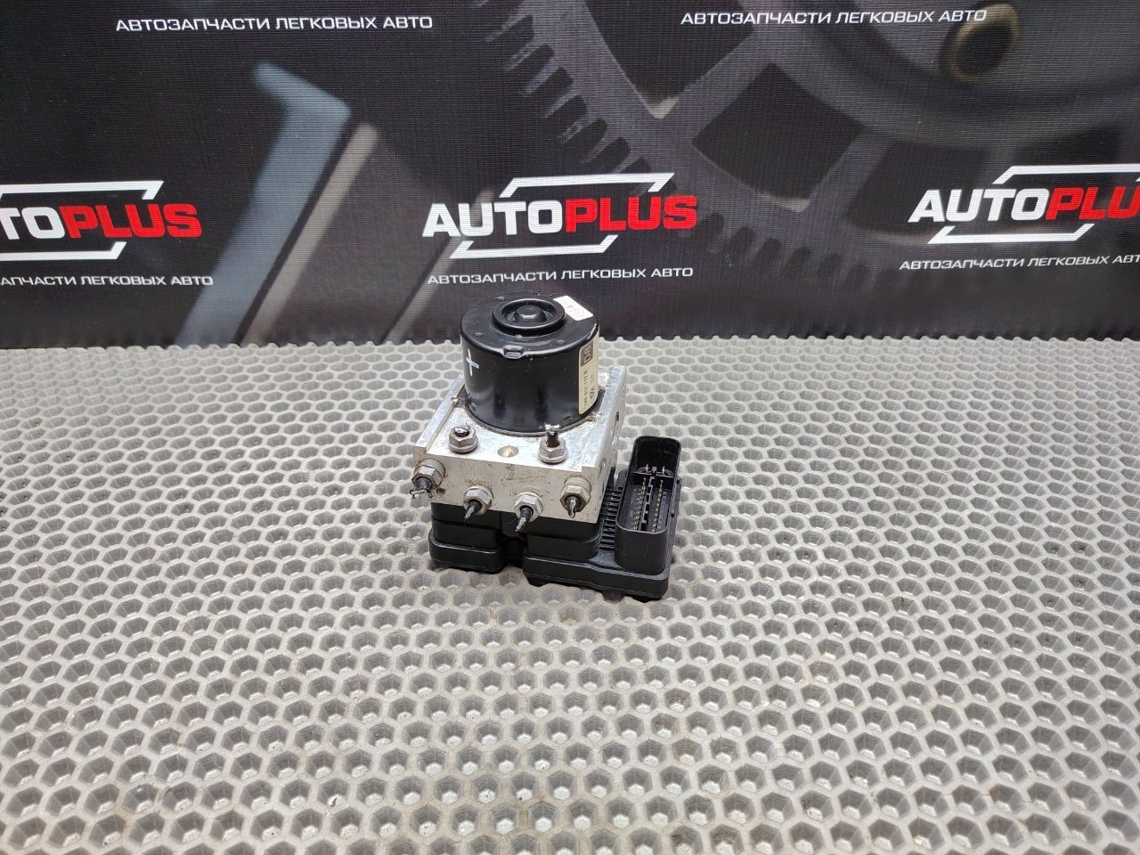 Блок ABS Volkswagen Golf Plus 2011 (1.2 CBZB) Б/У с пробегом Арт. 1K0907379AK