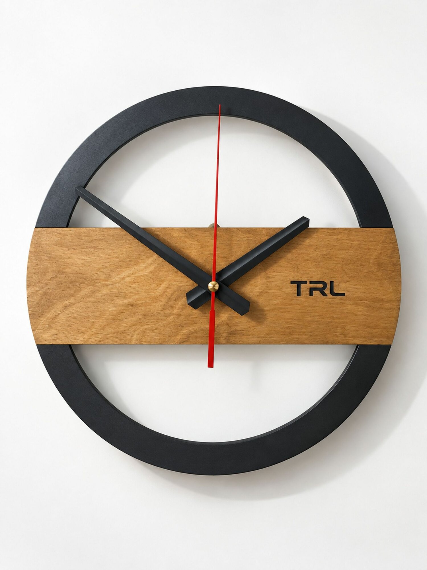 Часы настенные деревянные с бесшумным механизмом TRL 300 30х30см