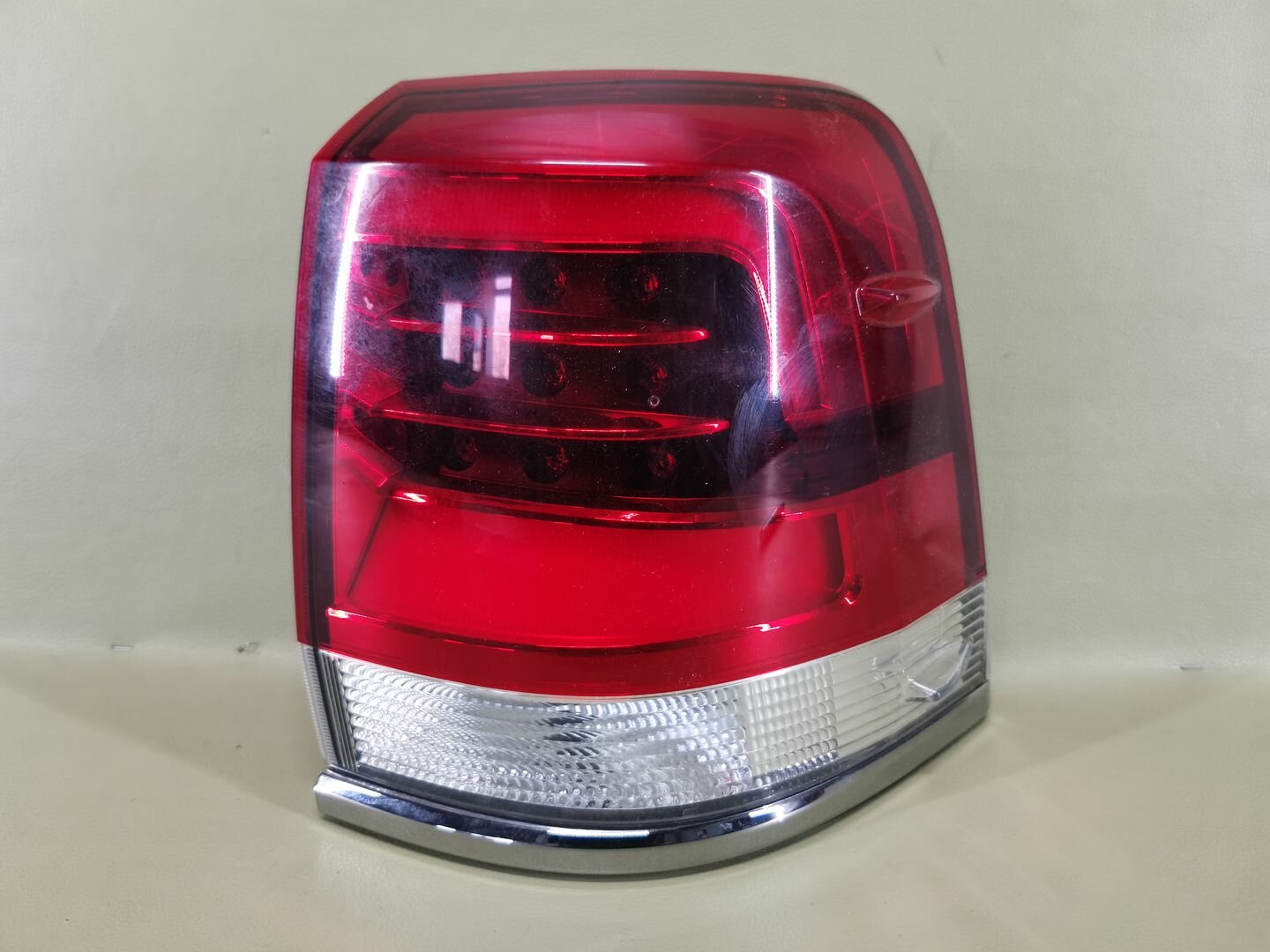 Фонарь правый наружный для Toyota Land Cruiser 200 (2015-21гг) 8155160B80