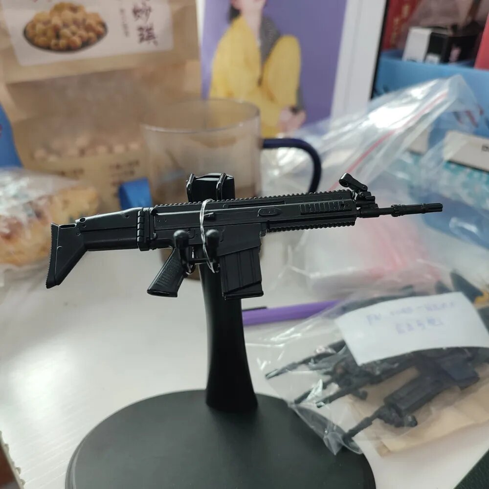 1 / 6 Модель черного автомата FN SCAR - HAMR
