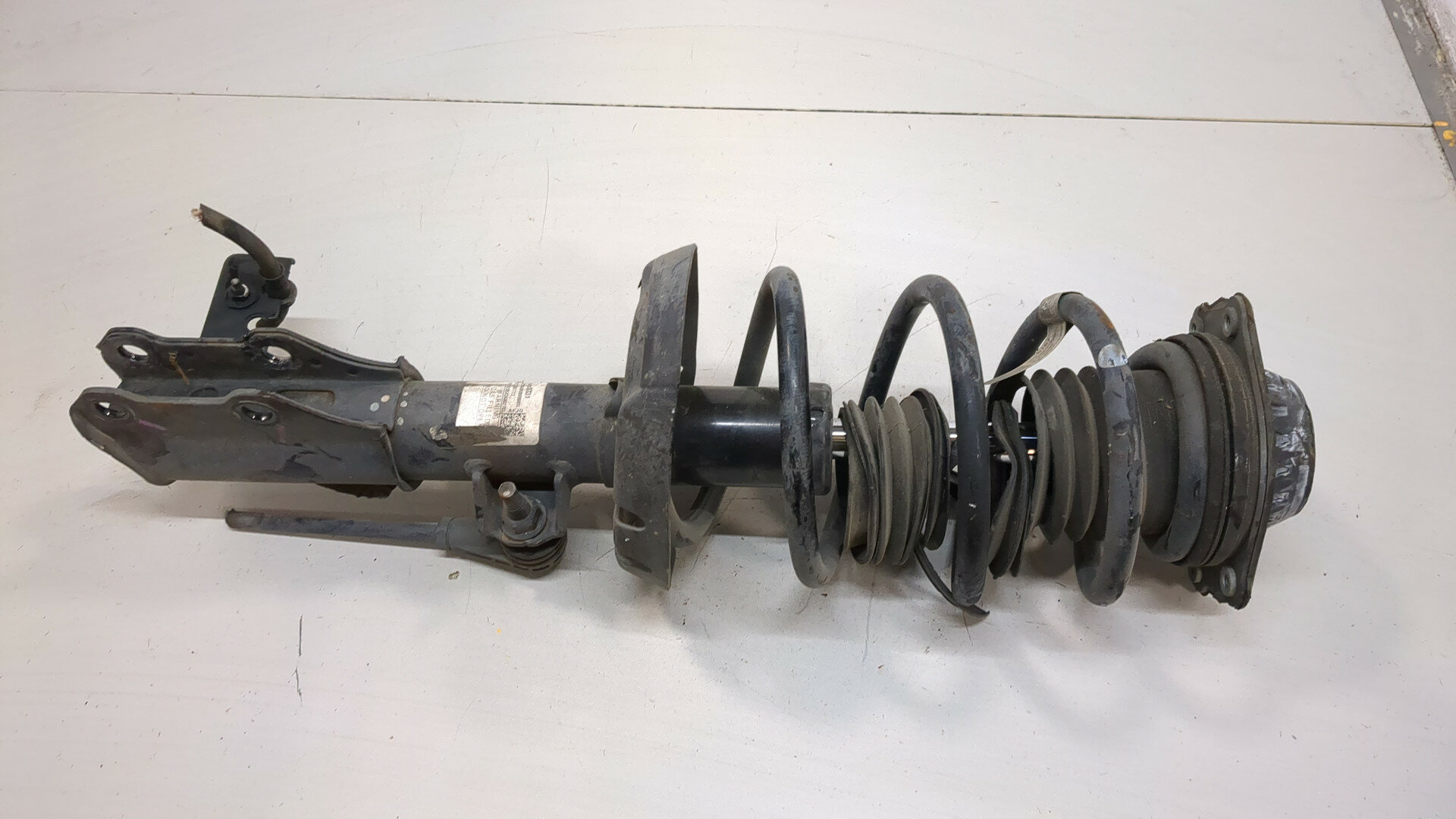 Амортизатор подвески левый передний GMC Terrain Б/У