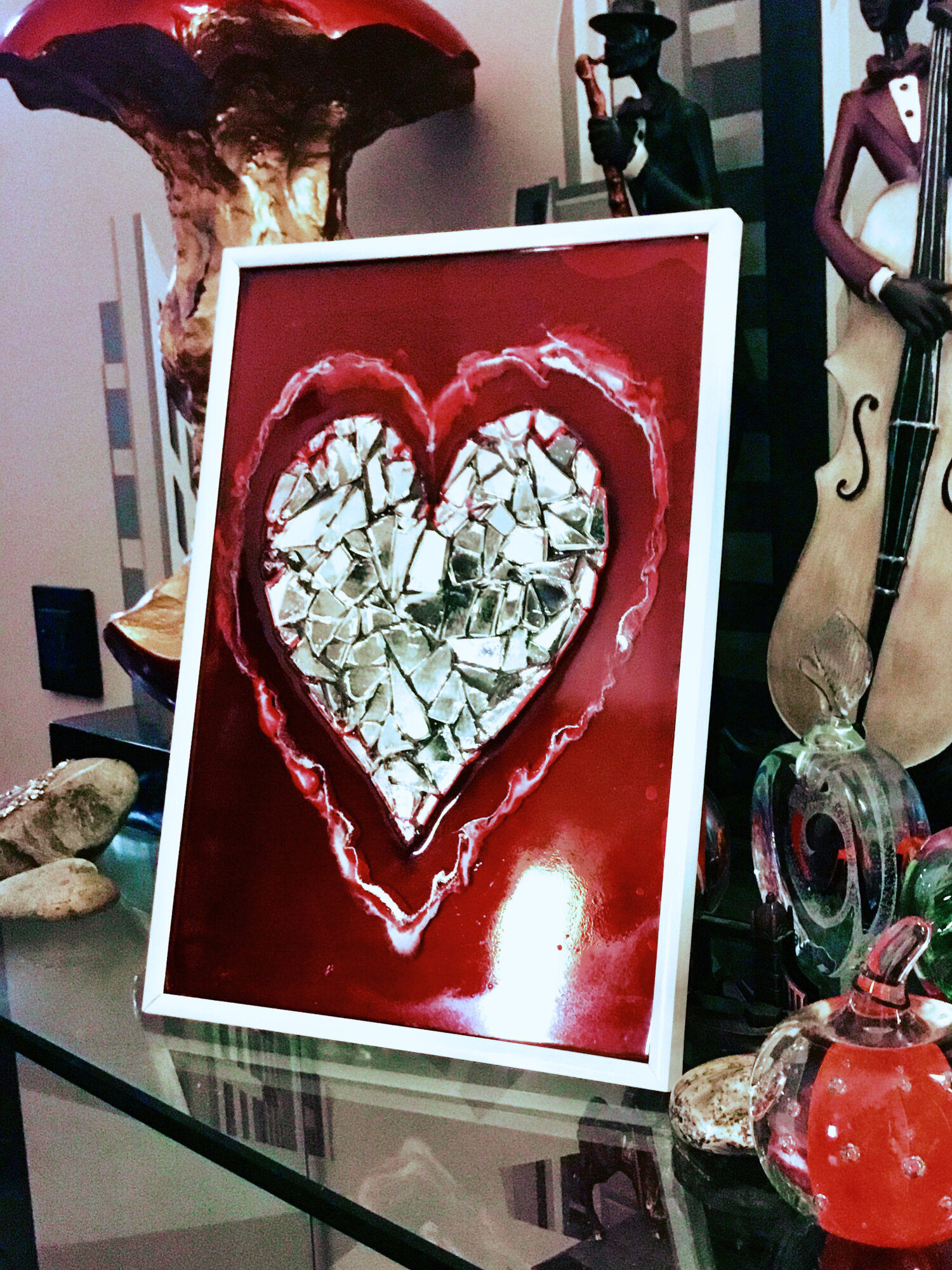 Красная современная интерьрная картина "Зеркальное сердце" на День Святого Валентина