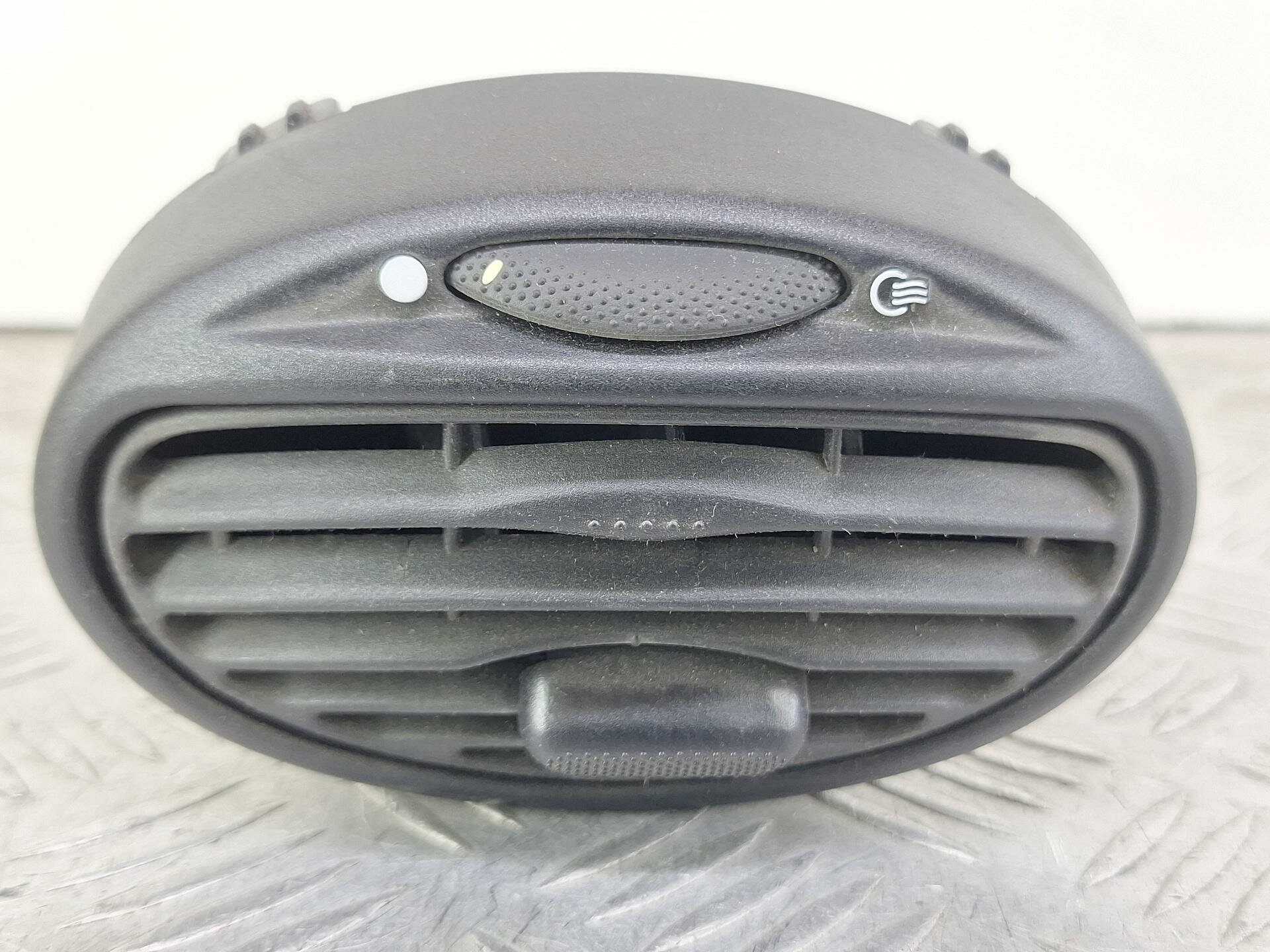 Дефлектор обдува салона Ford Focus 2001 98AB19893AKW