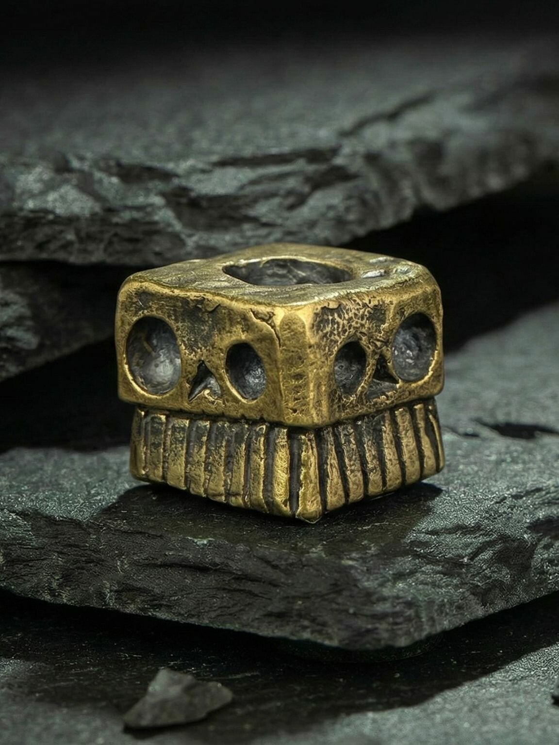 Бусина для темляка "Череп Кубик" латунь / Бусина темлячная, на паракорд, для ножа