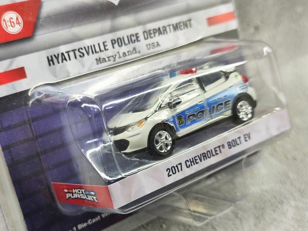 M2 Machines 1/64 Серия полицейских автомобилей: модели Ford, Dodge, Chevrolet из сплава