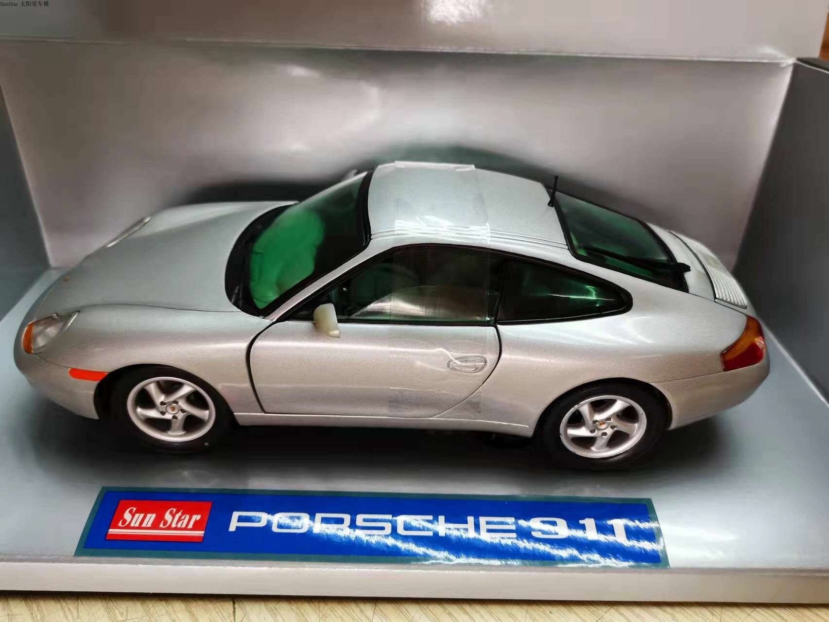 SunStar Модель автомобиля из литого сплава 1/18 Porsche 911 Спортивный автомобиль