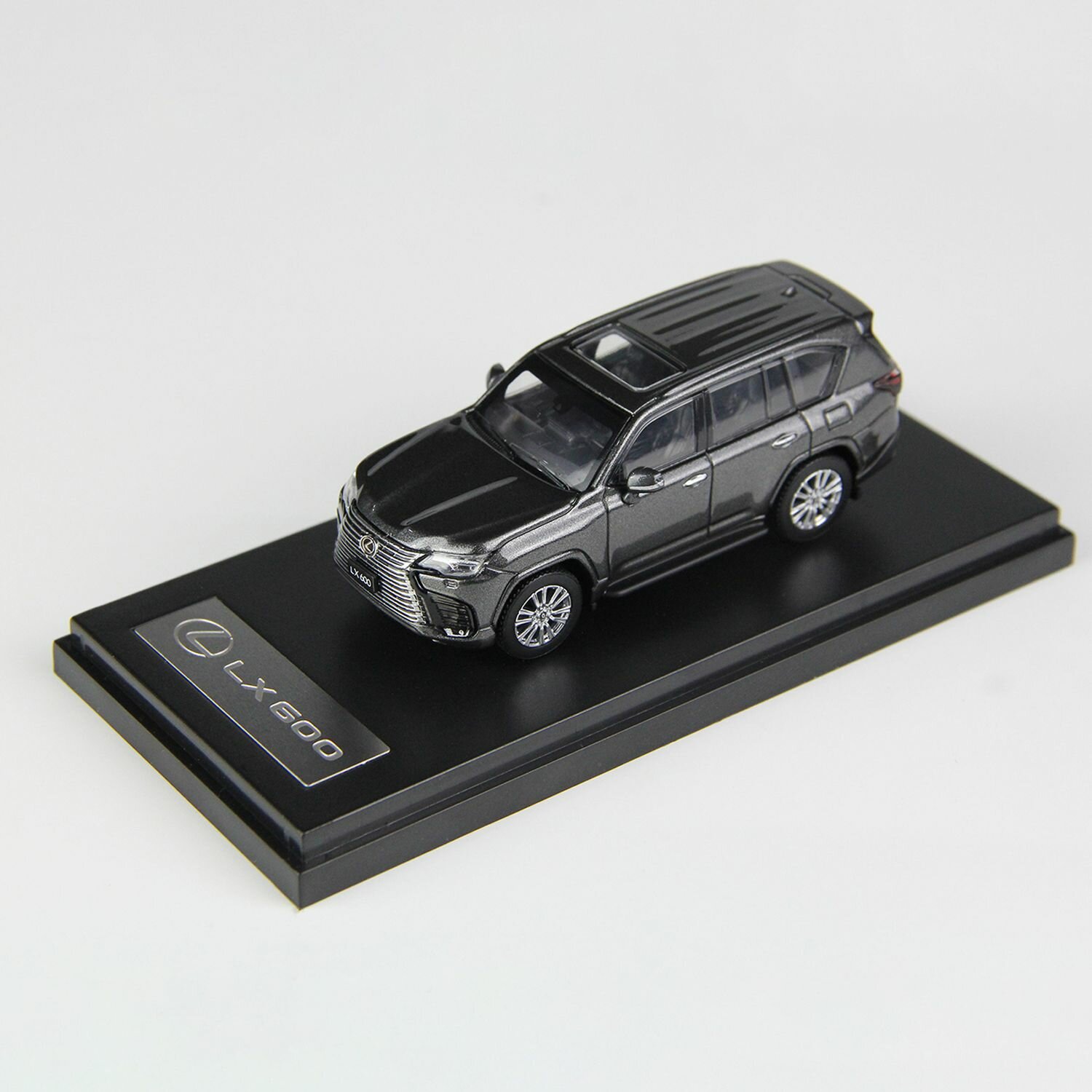 LCD1:64 Lexus LX600 Пять доступных цветов Имитация автомобильной модели из сплава