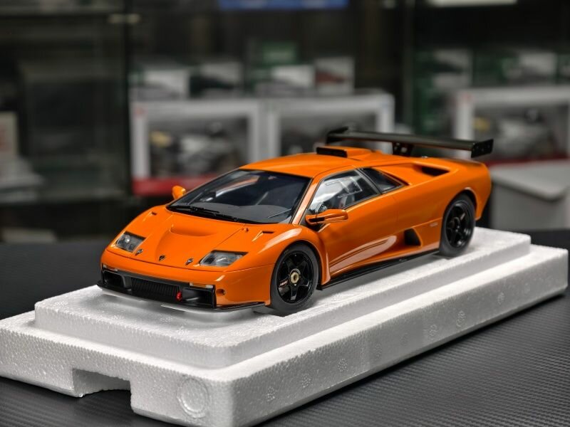 Машинка AUTOart 1:18 LAMBORGHINI DIABLO GTR Модель легкосплавного автомобиля